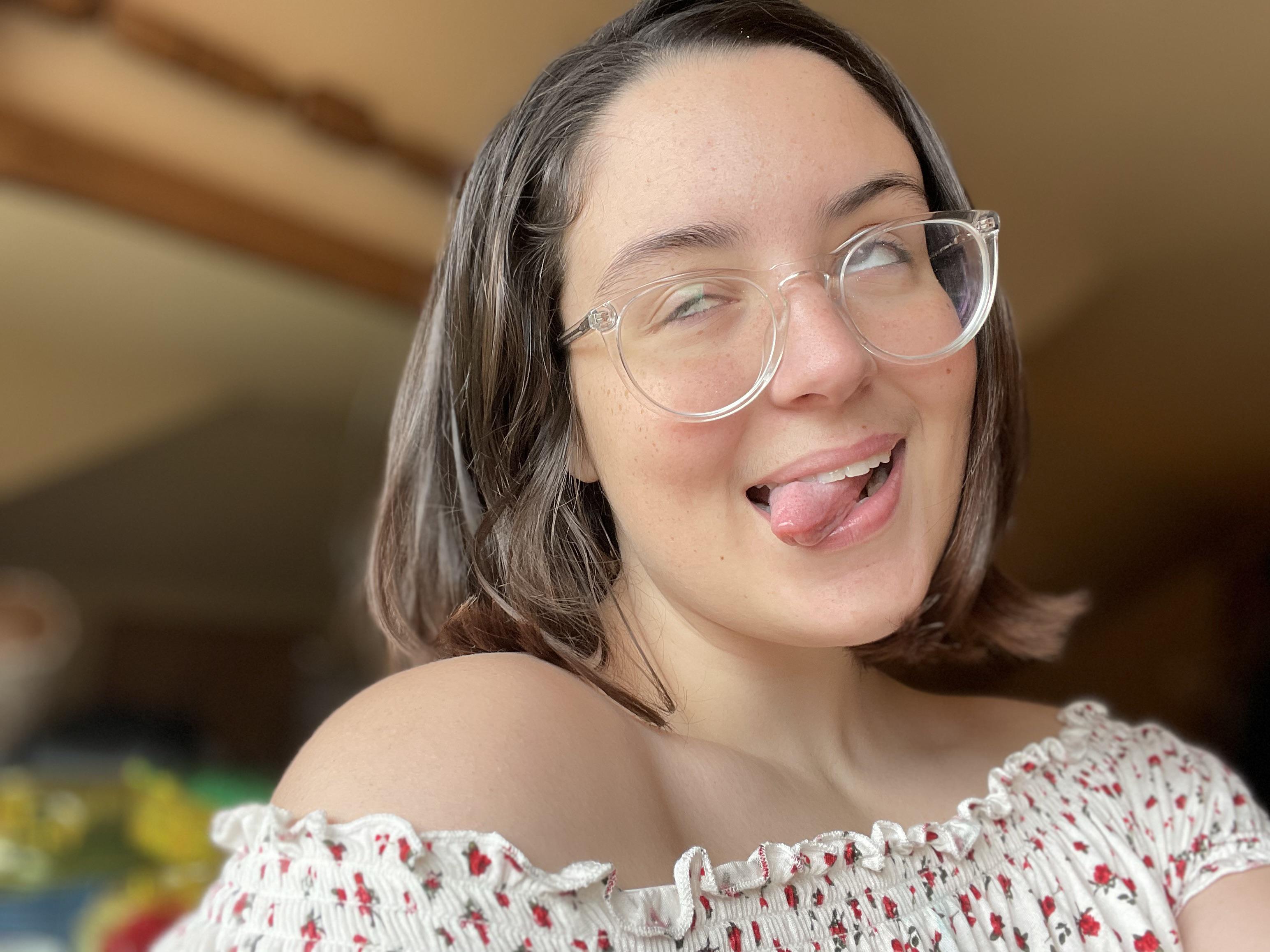 100 likes ? (25) | Scrolller