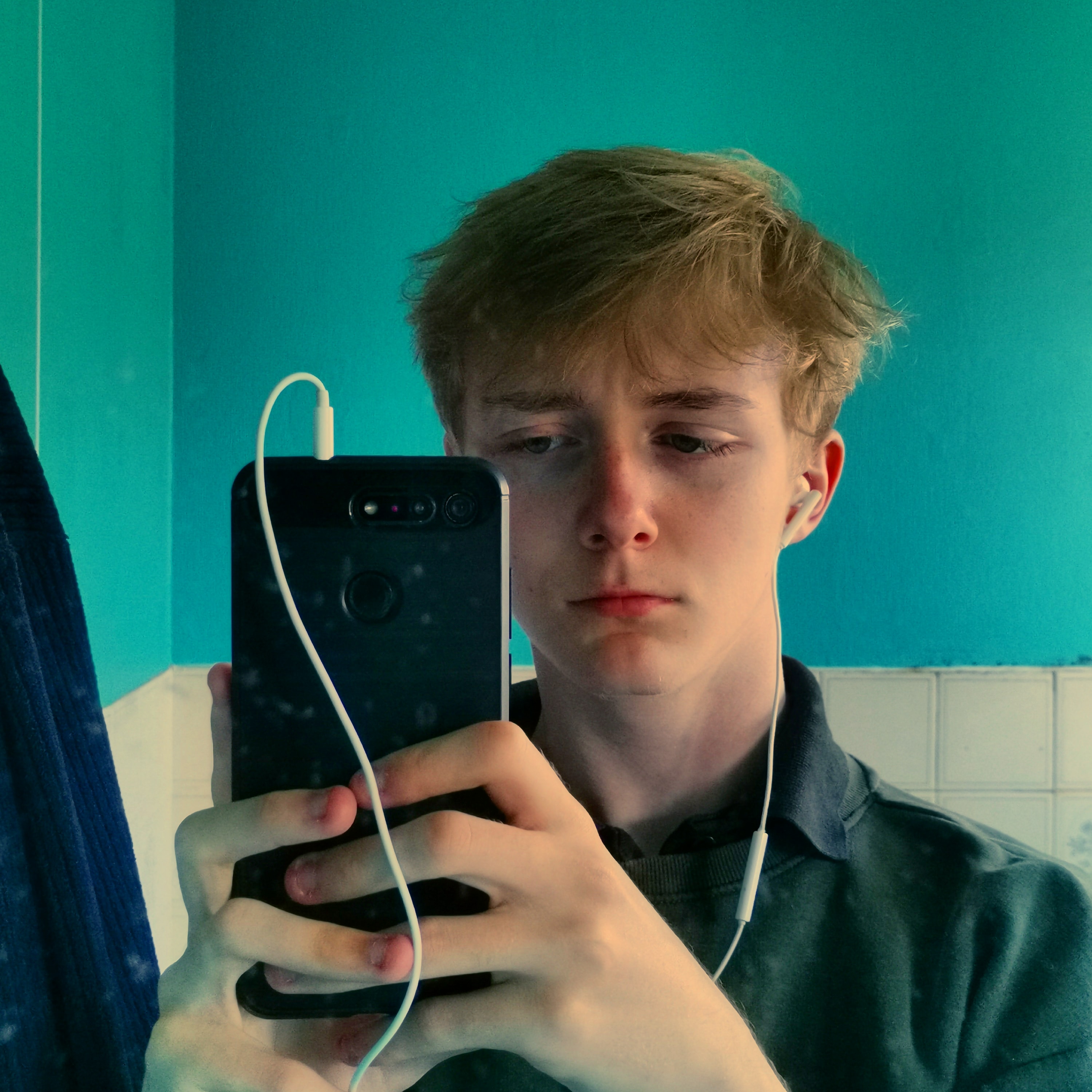 [15m] am I ugly? | Scrolller