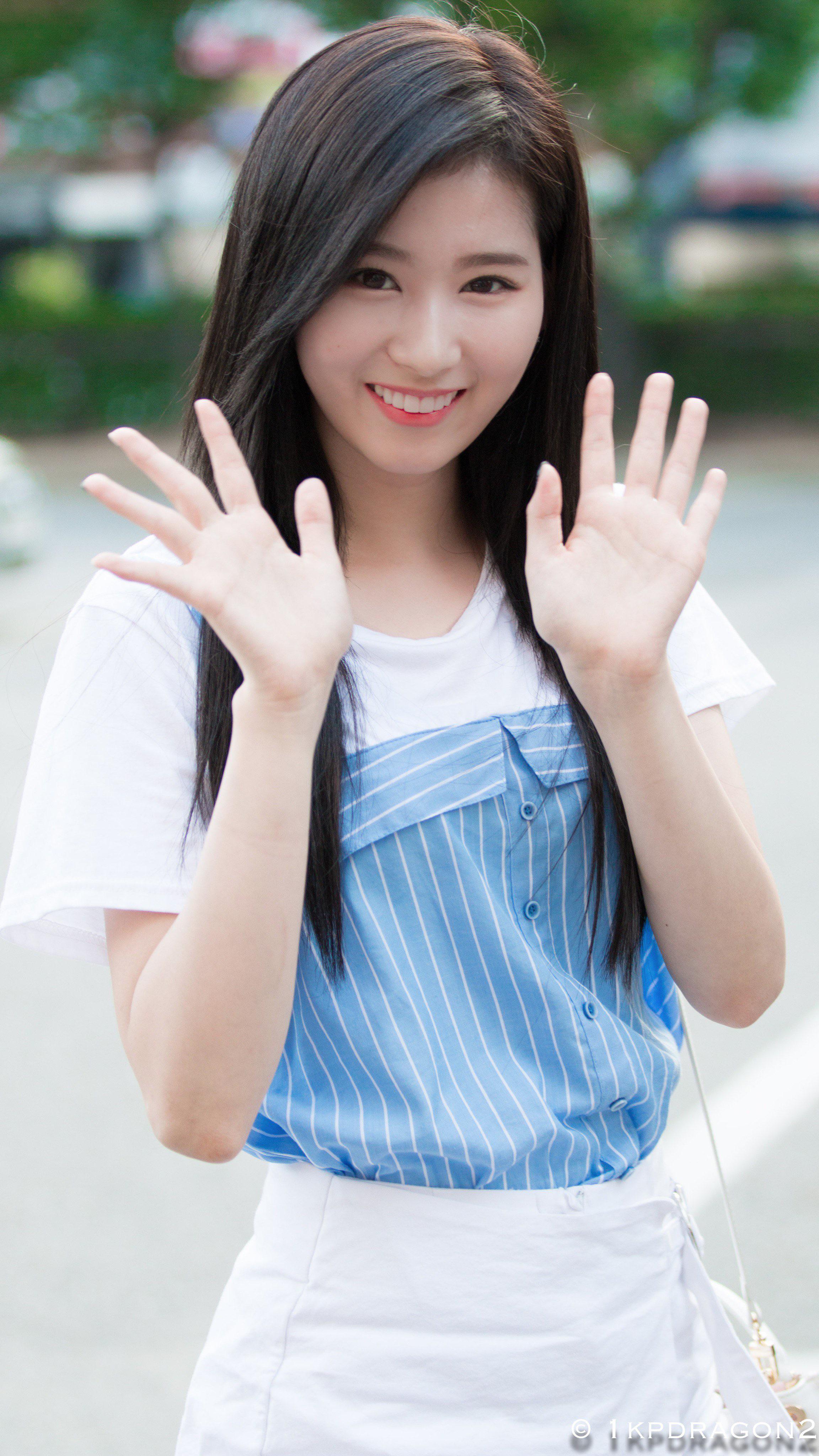 160805 Sana | Scrolller