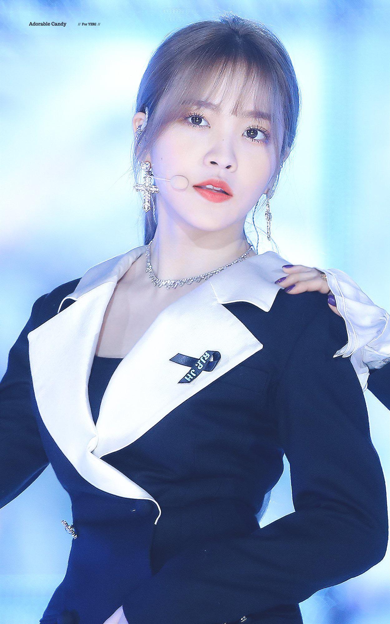 171225 Yeri | Scrolller