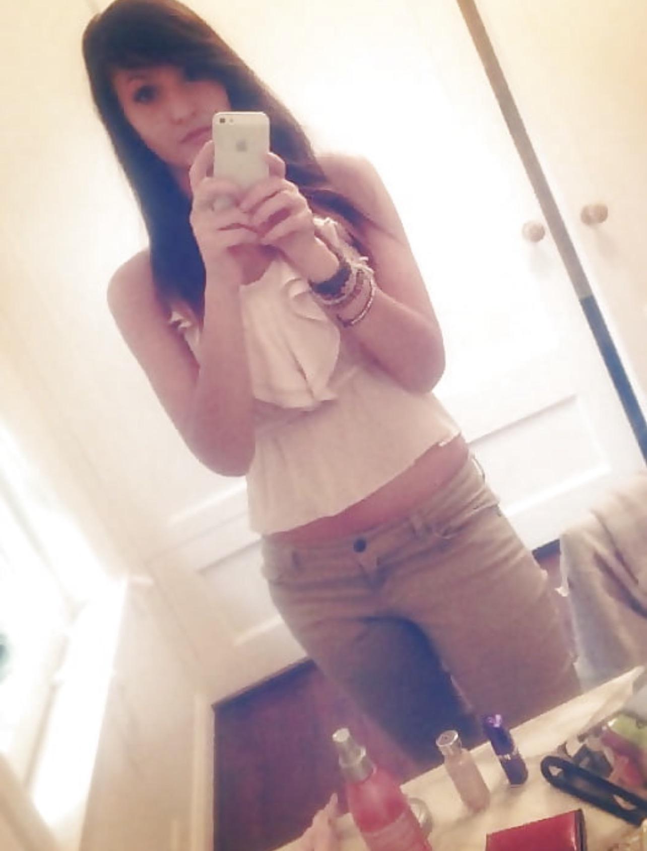 18 [F4M] Teen muscular guys DM your age for Skype | Scrolller