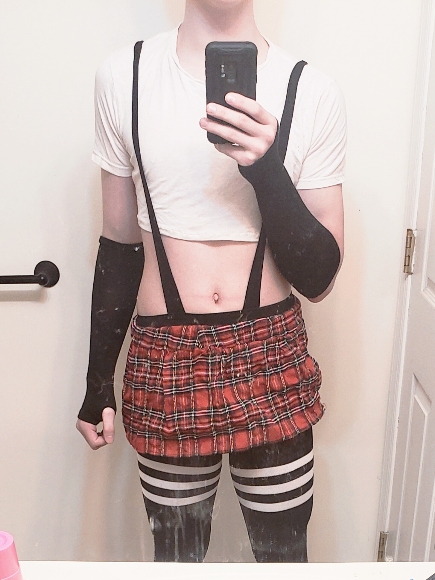 (18) Meet me in the locker room? 😋 | Scrolller