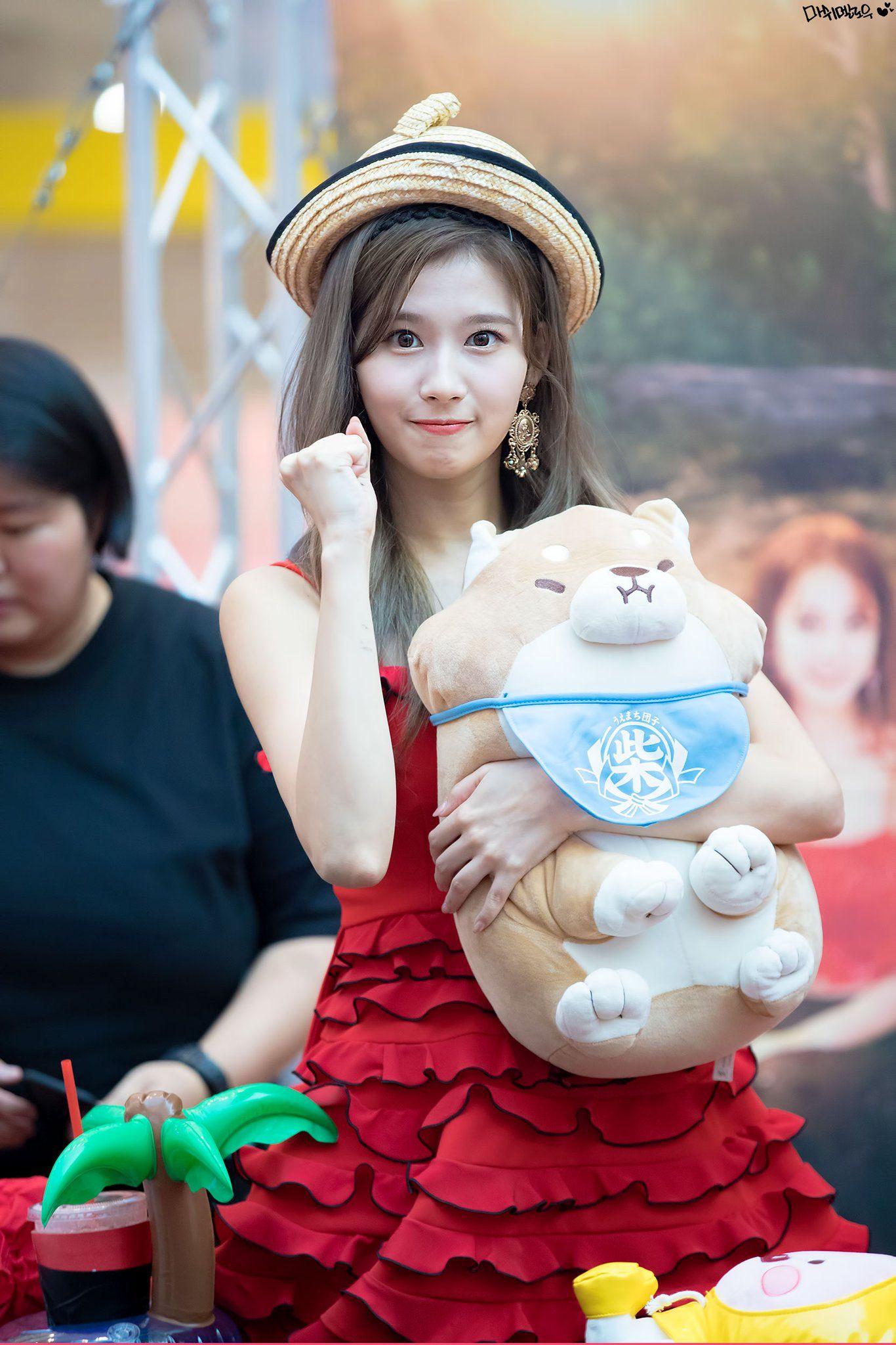 180722 Sana | Scrolller