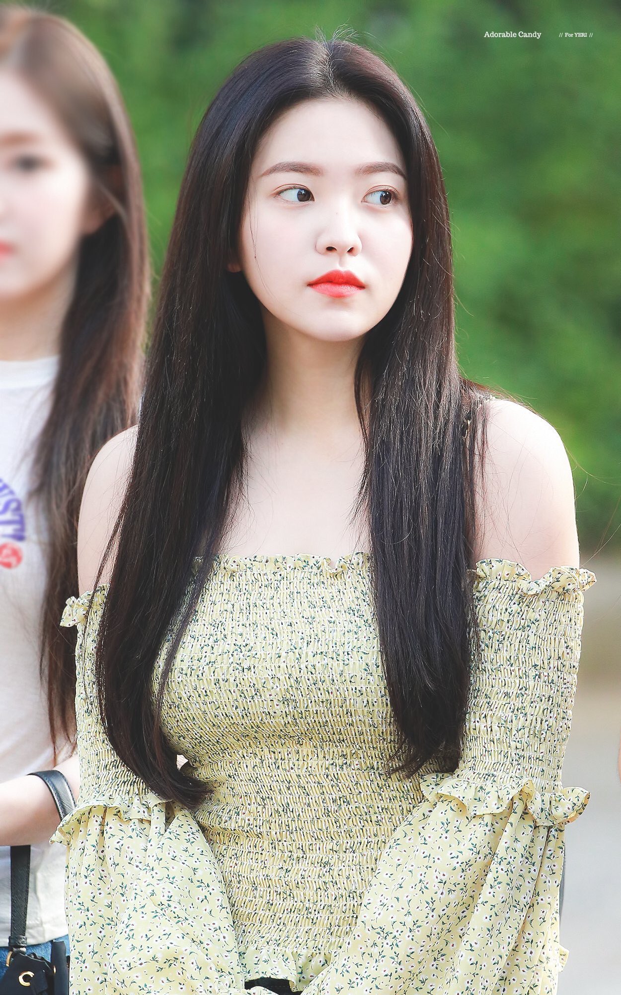 180810 Yeri | Scrolller
