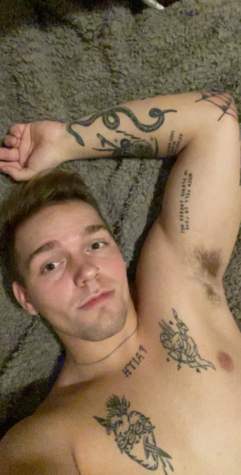 (18m) ⬆️ if you wanna lick my sweaty post workout pits | Scrolller