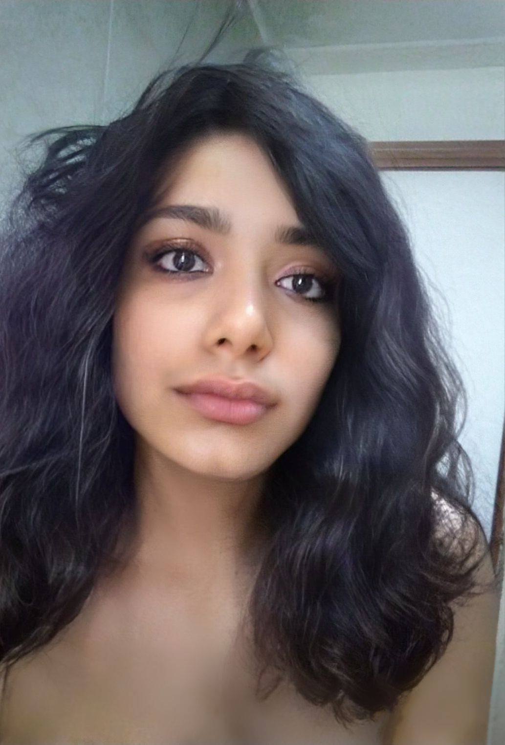 19 and Bored [OC] | Scrolller