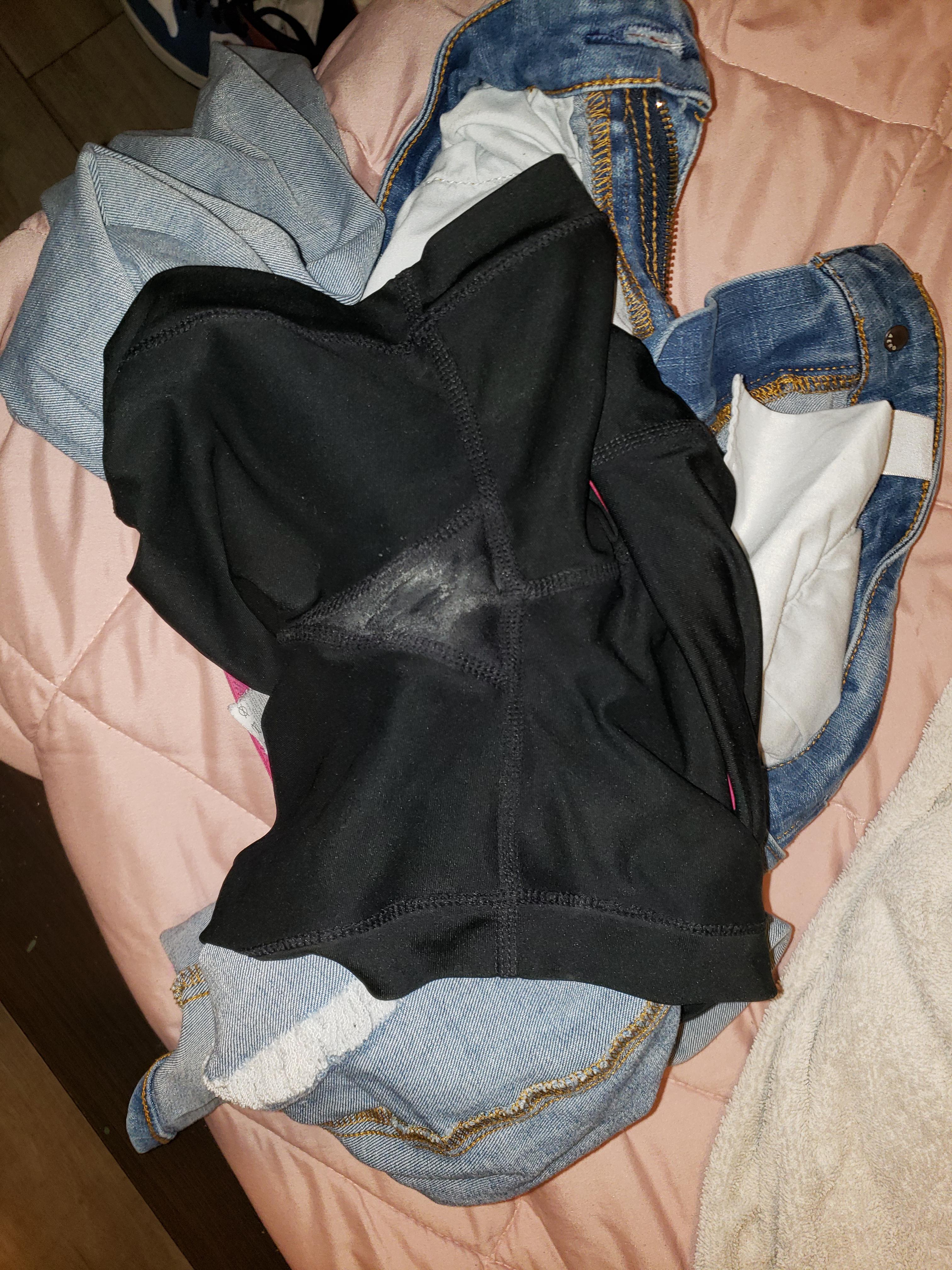 (19)Stepdoughter work out short guess she didn't use panties so smelly nd tasty.. | Scrolller