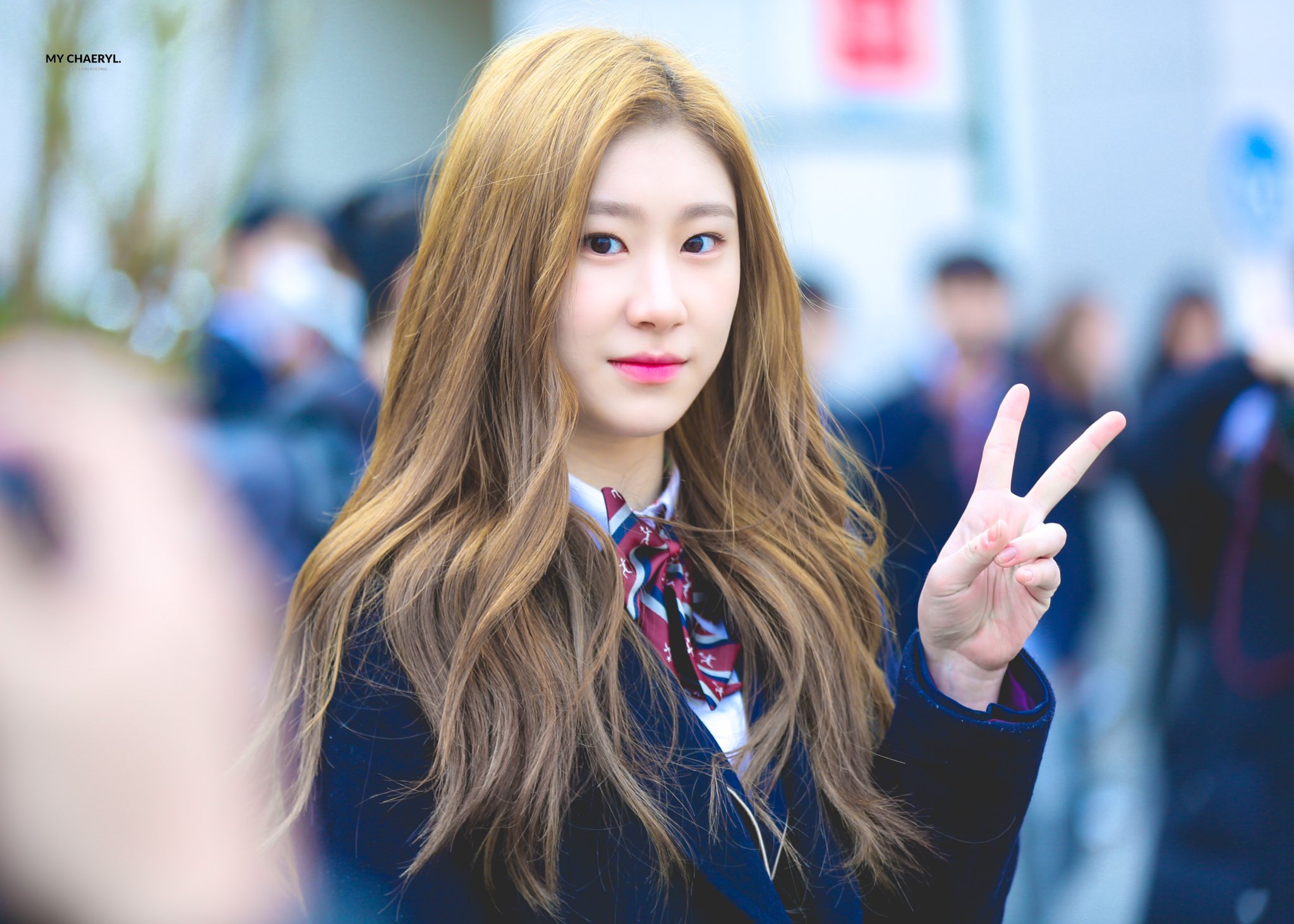 190304 Chaeryeong | Scrolller