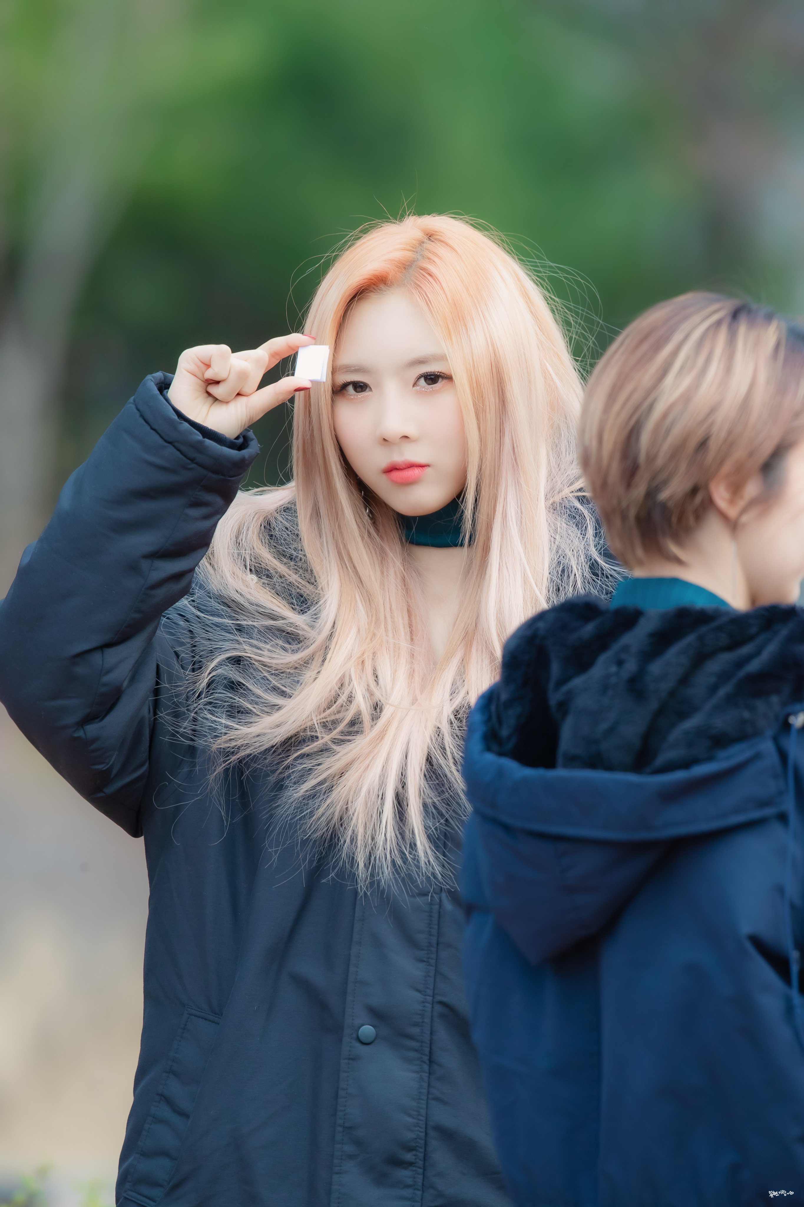 190310 Yoohyeon | Scrolller