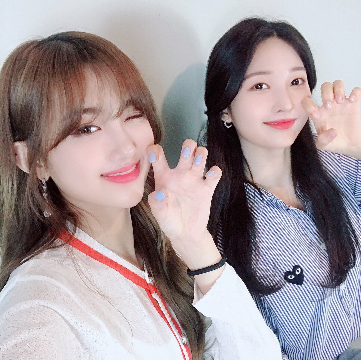 190616 Everglow Twitter Update - Aisha and Sihyeon showing nails | Scrolller