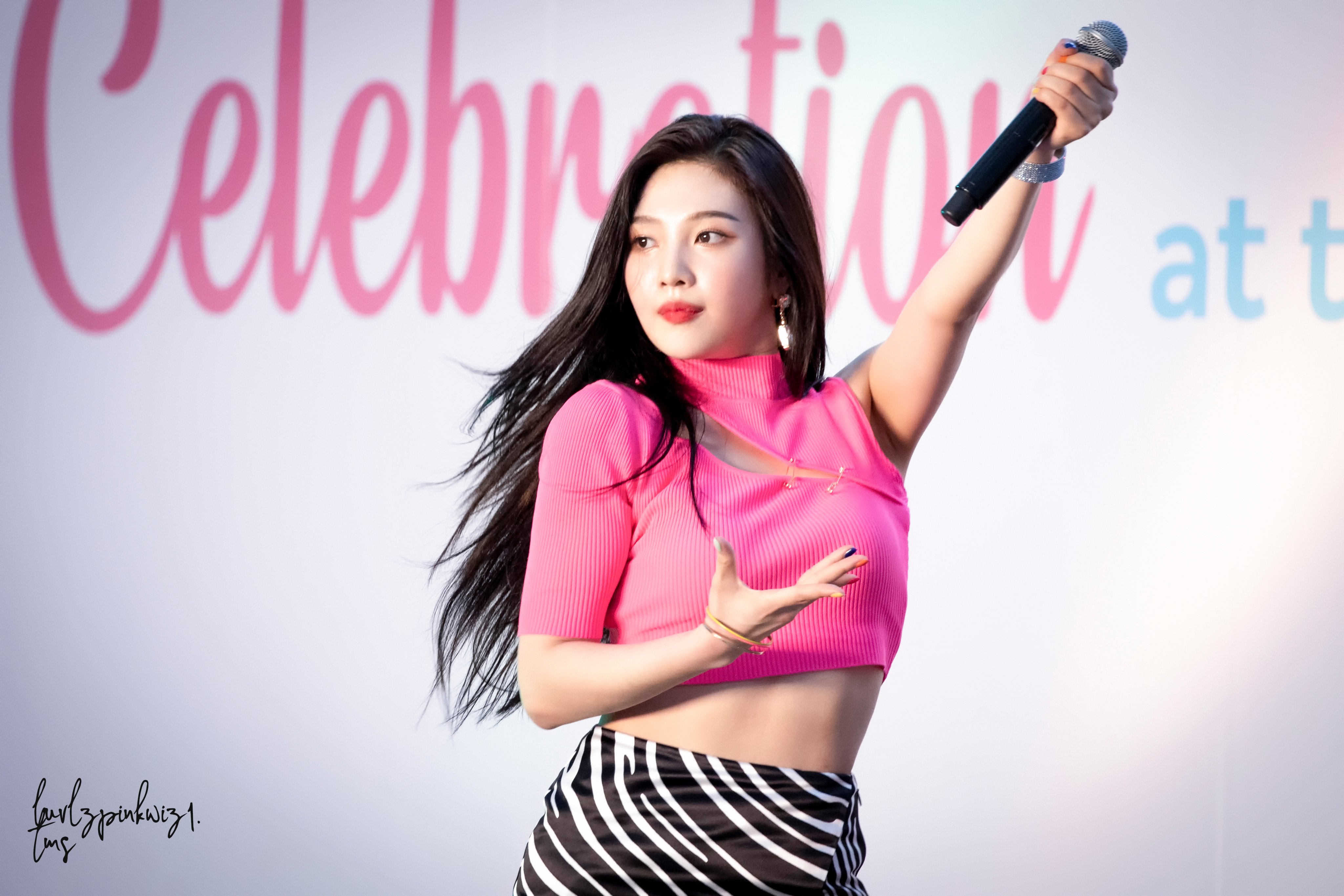 190730 Joy | Scrolller