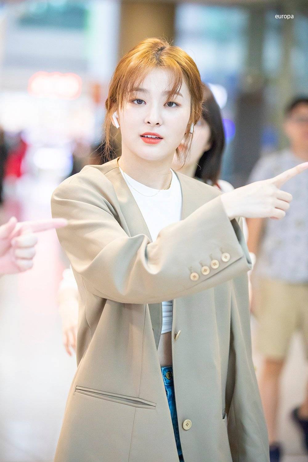 190902 Seulgi asking you for directions | Scrolller
