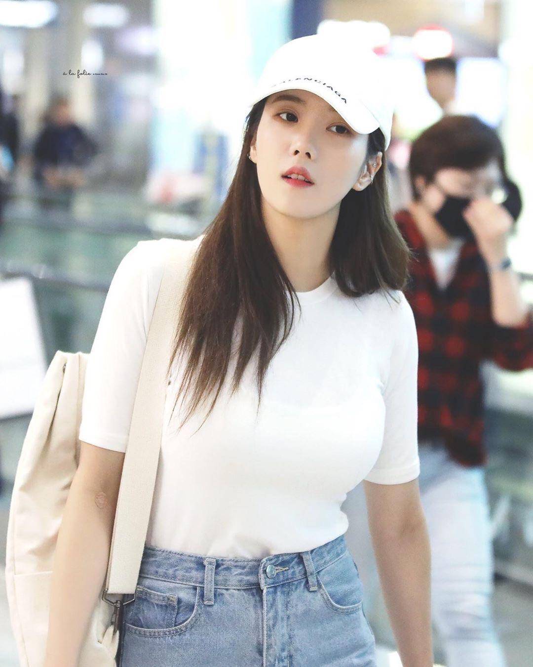 191004 Eunbi | Scrolller