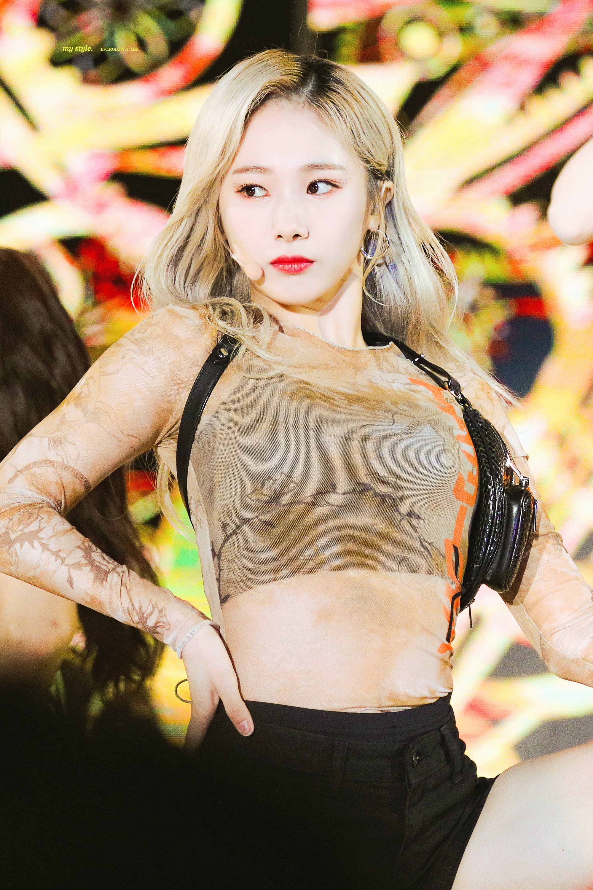 191005 Mia | Scrolller