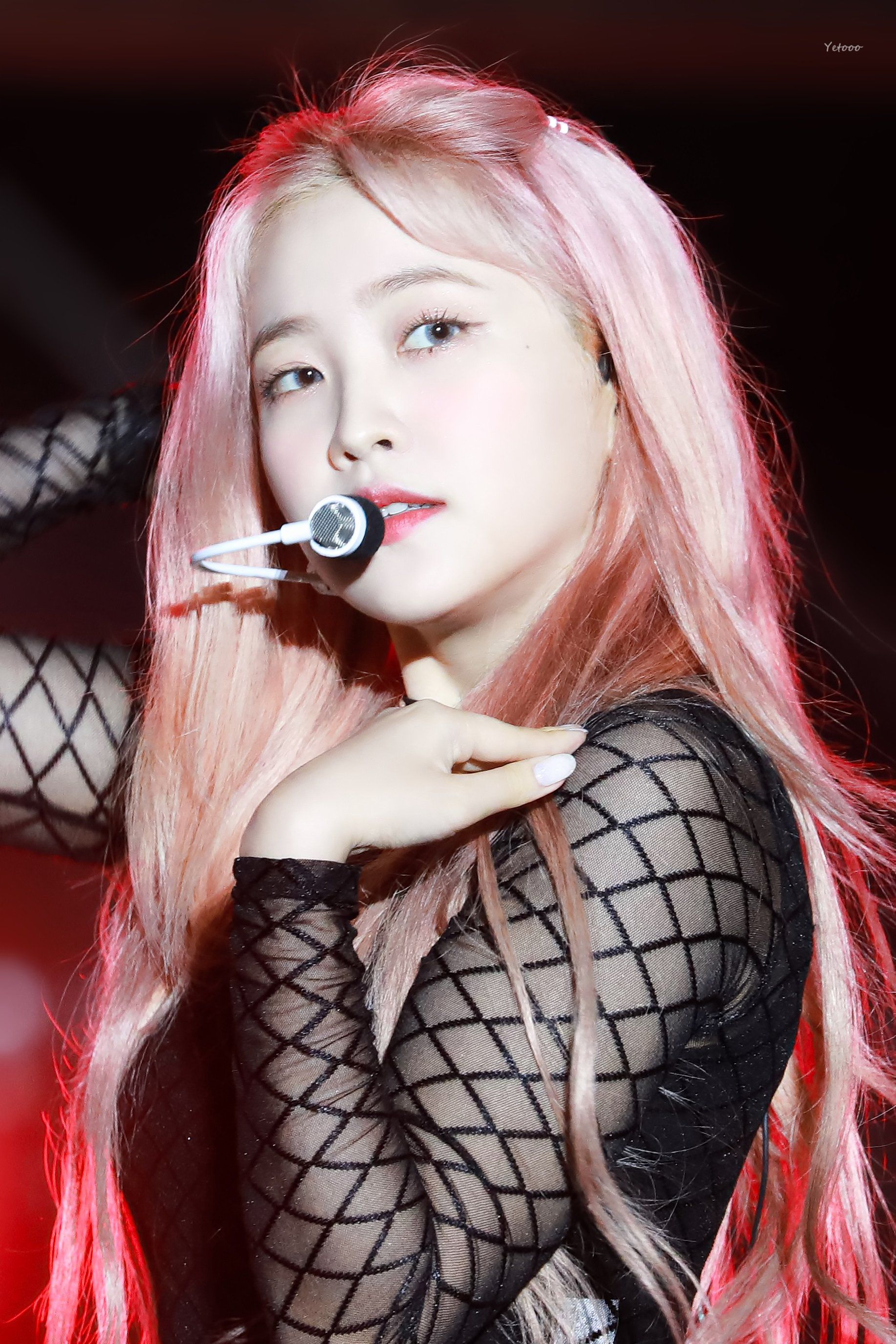 191005 Yeri | Scrolller