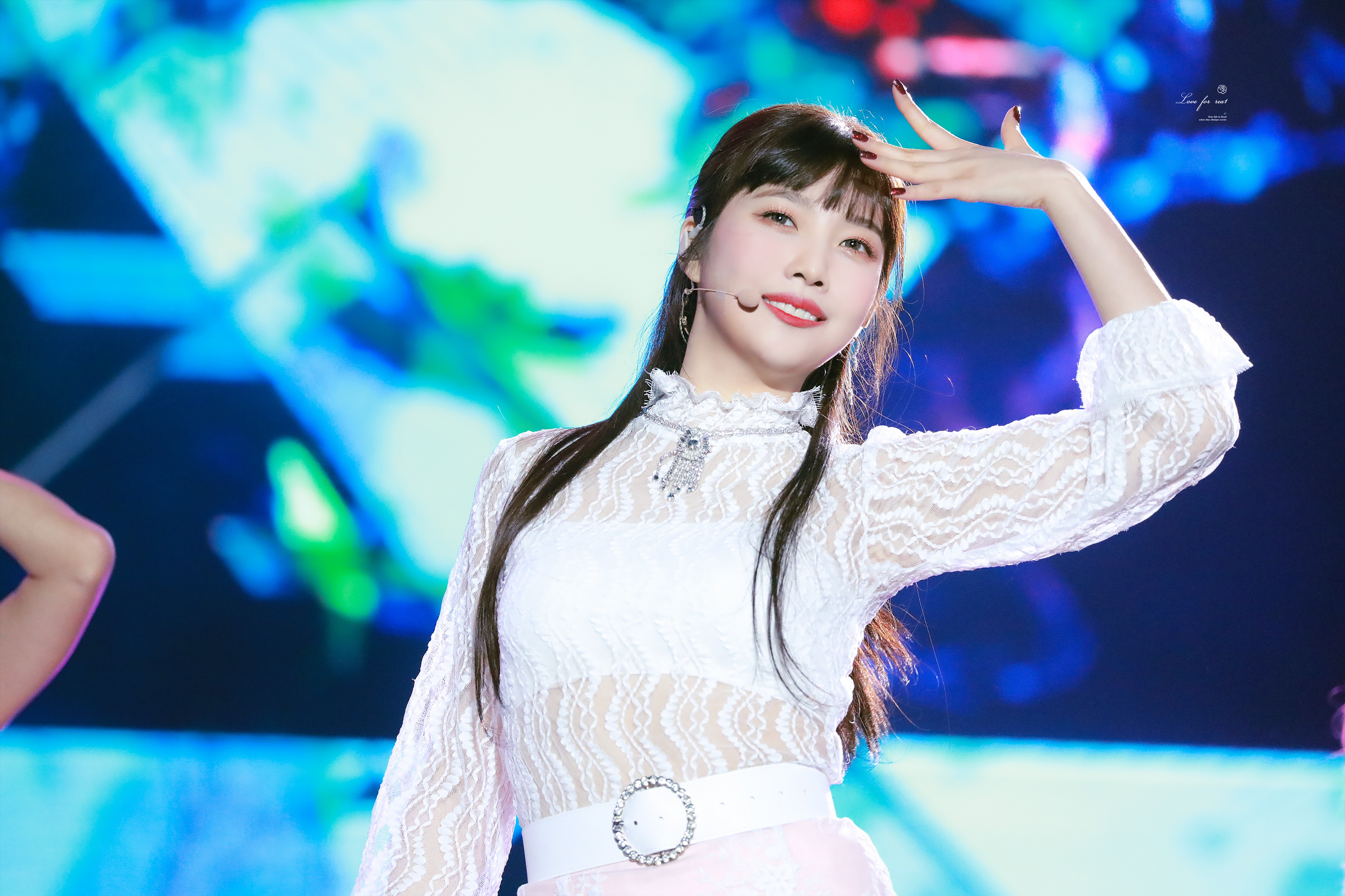 191126 Joy | Scrolller