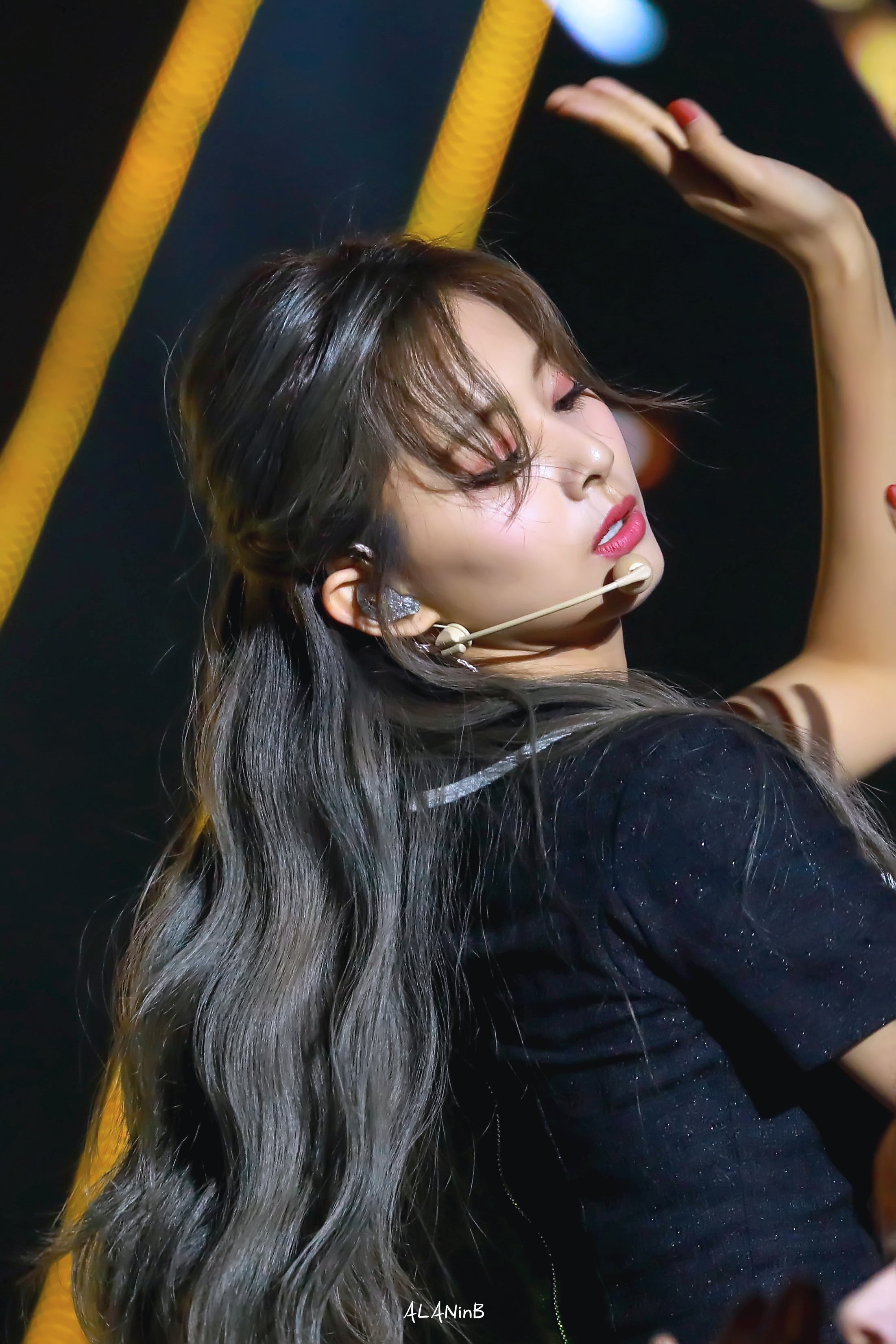 191126 Tzuyu | Scrolller