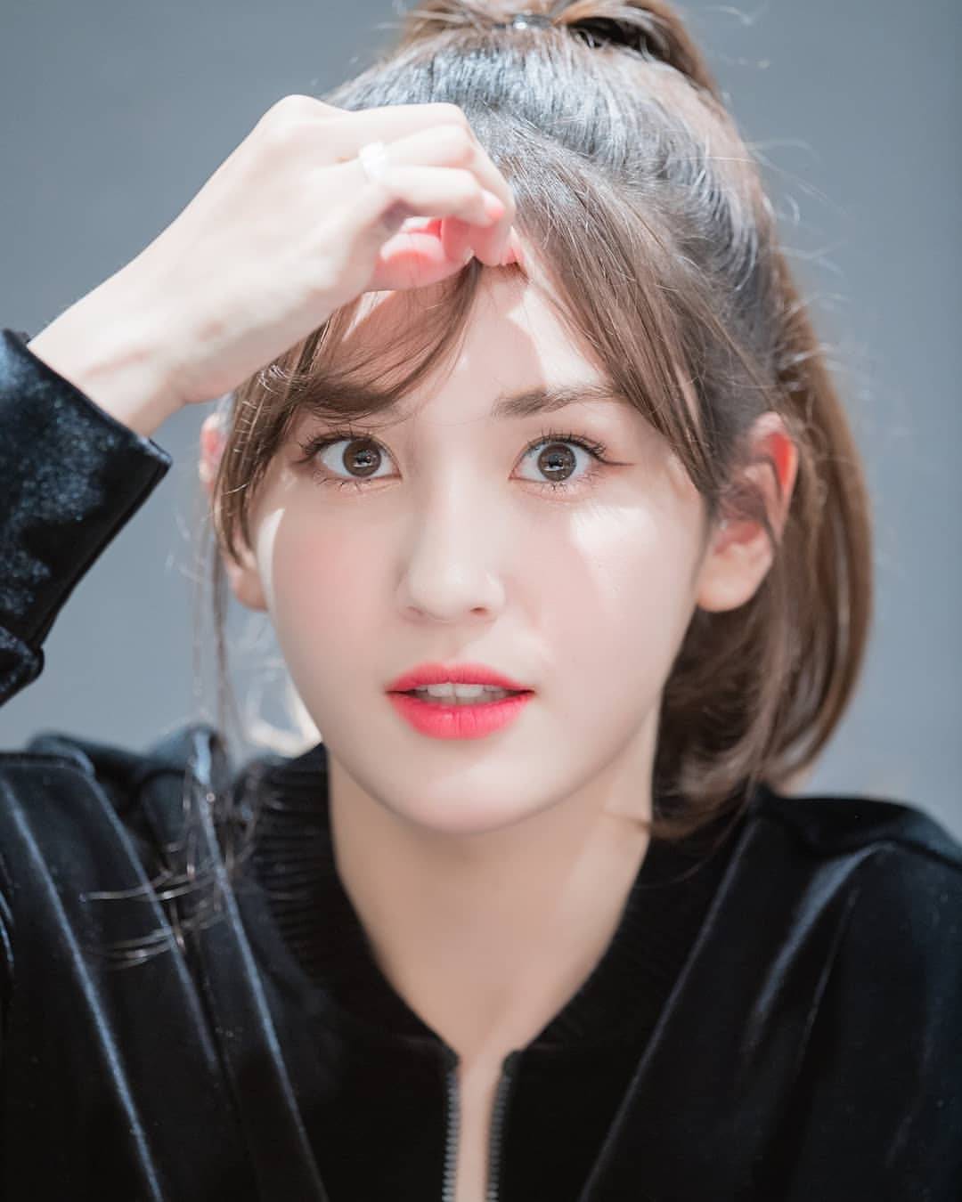 191128- somi at meet | Scrolller