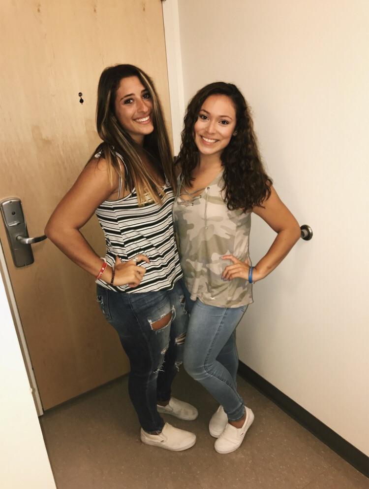 2 College Roommates Scrolller