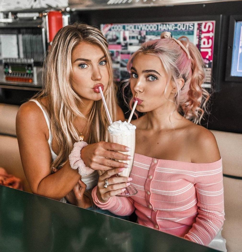 [2] Diner Babes | Scrolller