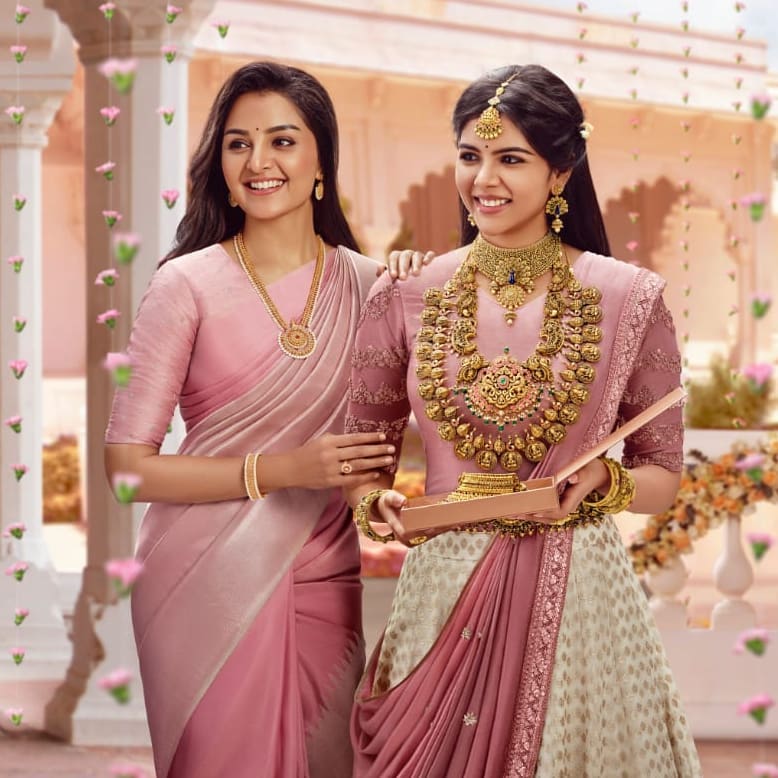 [2] Milf or younger hottie | Scrolller