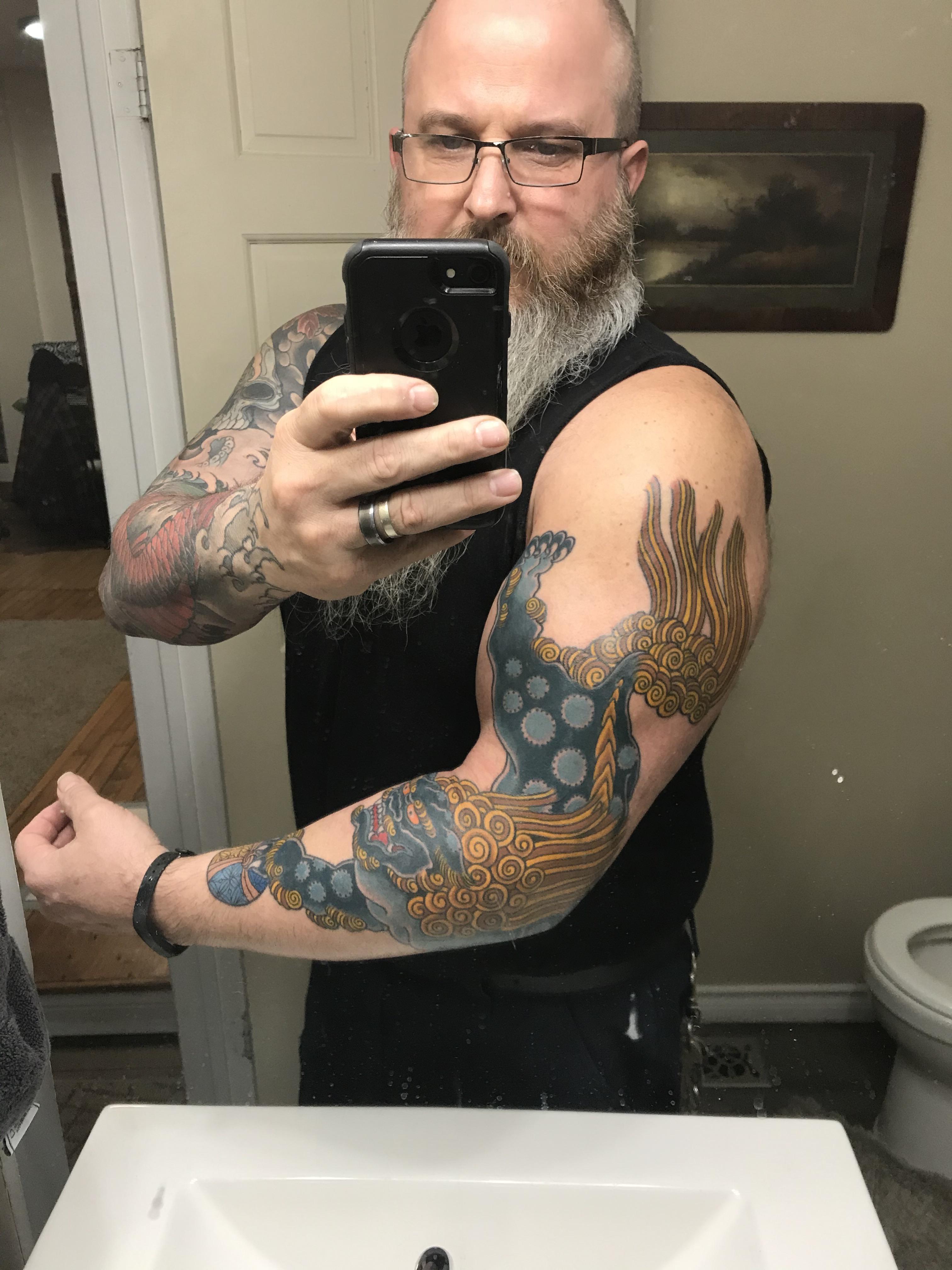 2 months old traditional foo dog,starting sleeve | Scrolller