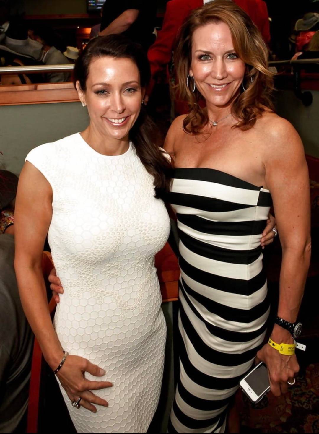 Left or right? | Scrolller