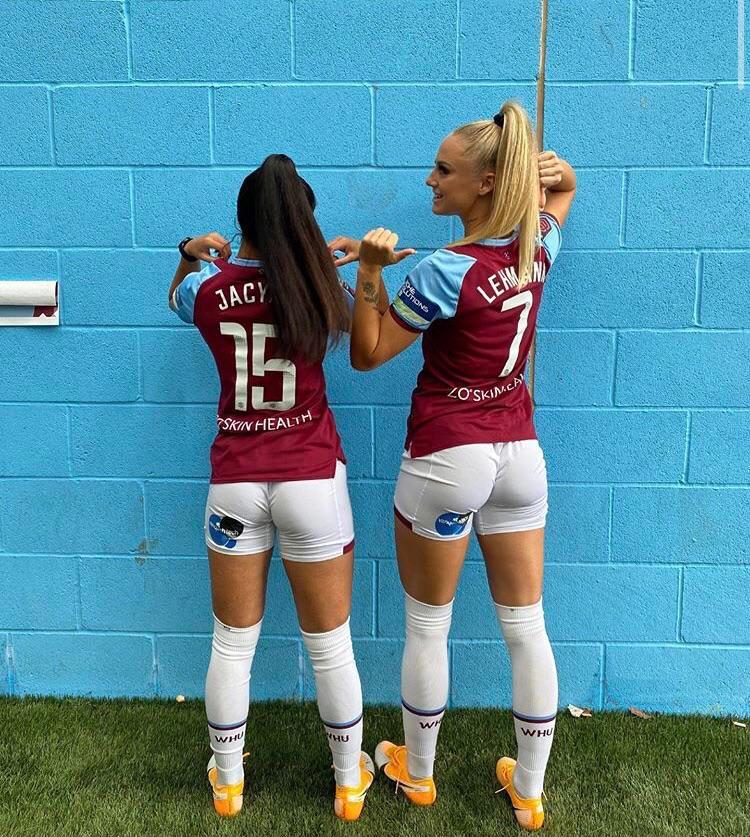 [2] Tight Butts | Scrolller