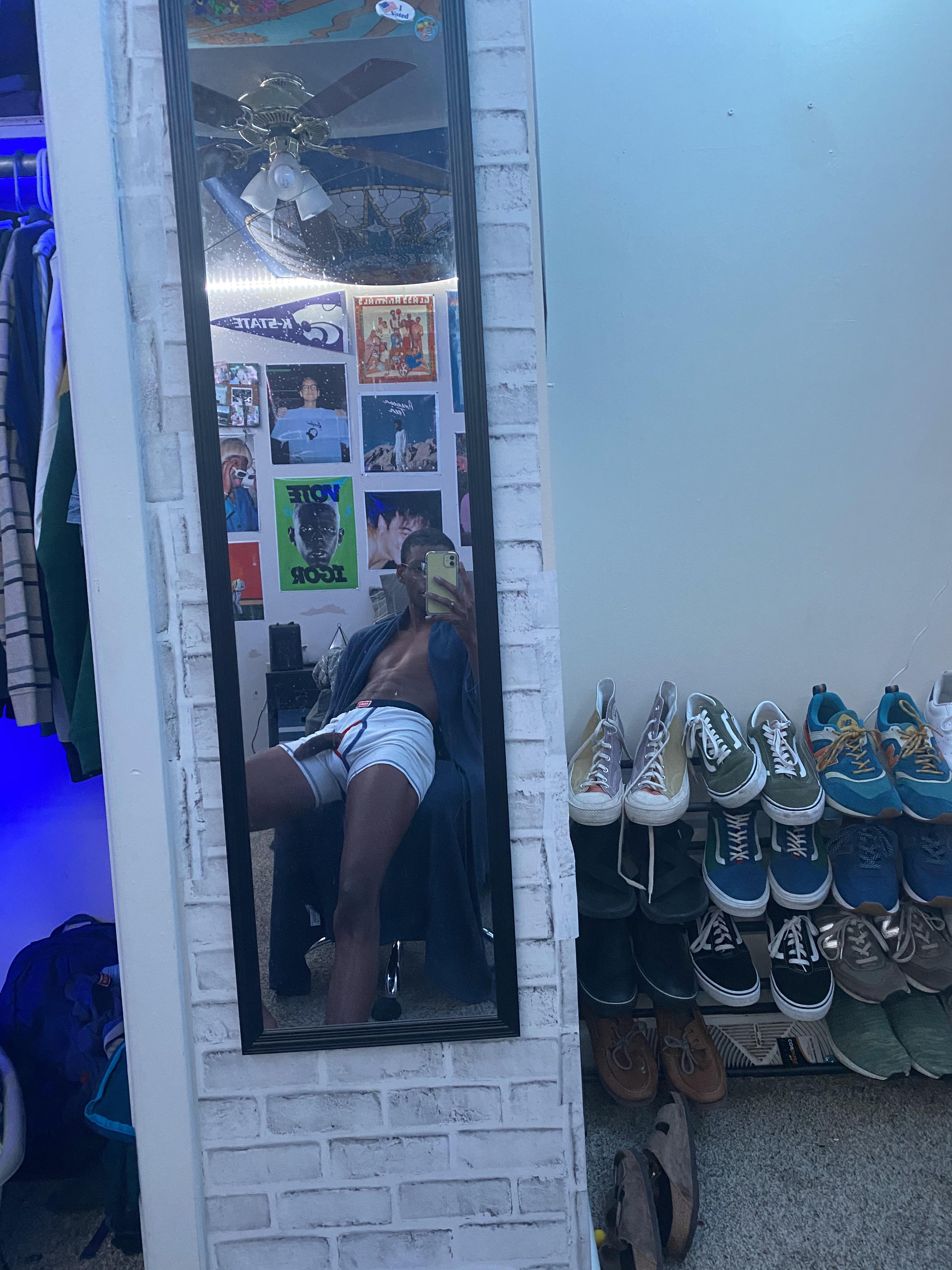 20, Need a jerk off buddy 🥺 | Scrolller