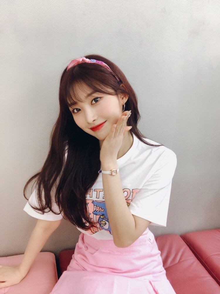 200512 The Show update with Sihyeon | Scrolller