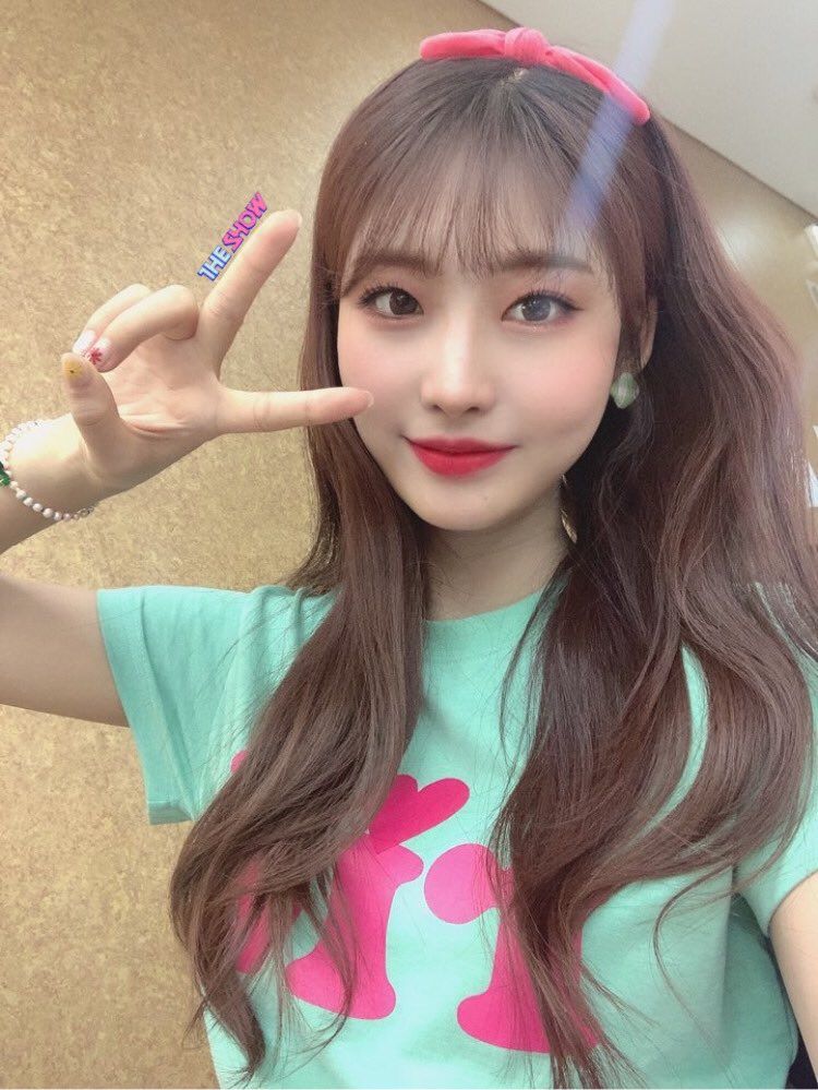 200714 The Show update with Sihyeon | Scrolller