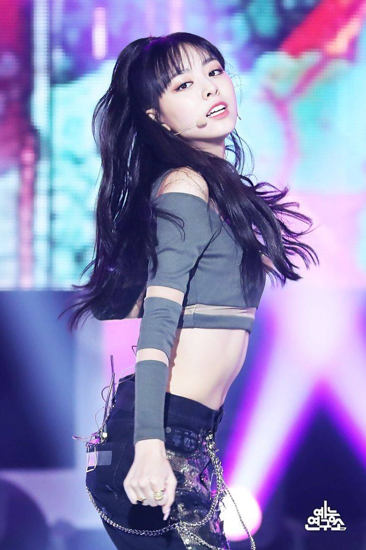 Shin Yuna | Scrolller