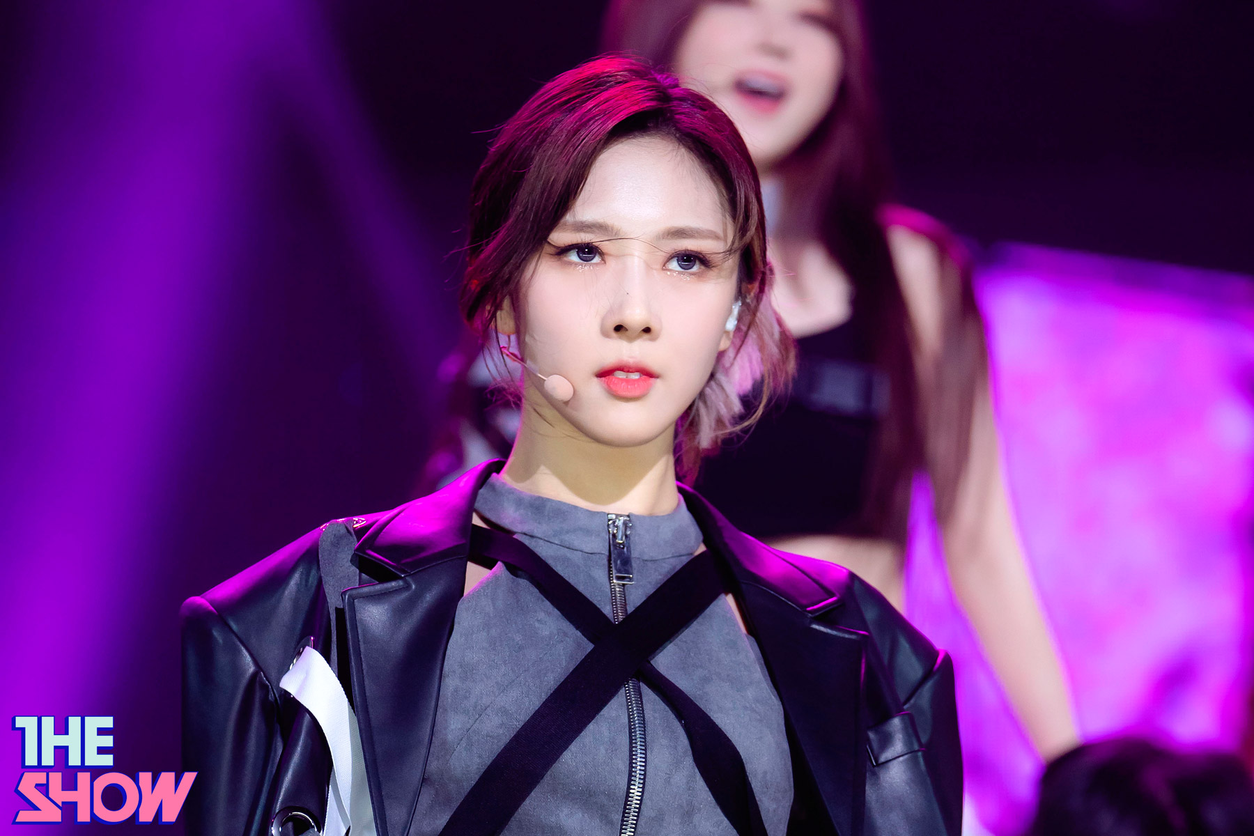 200901 Yoohyeon | Scrolller