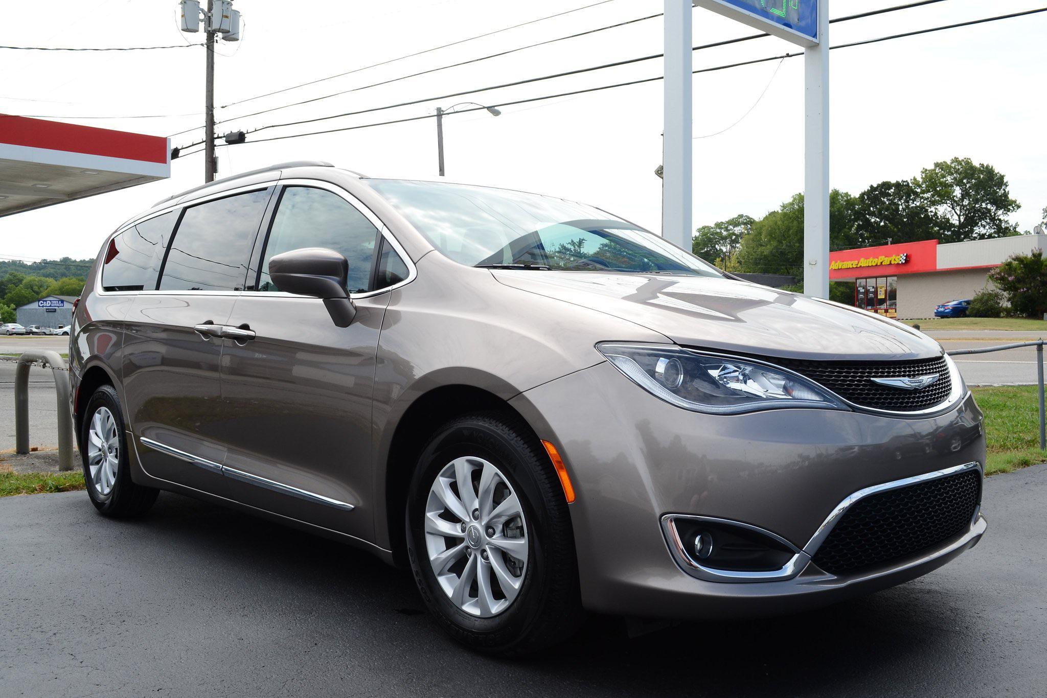 2017 Chrysler Pacifica | Scrolller