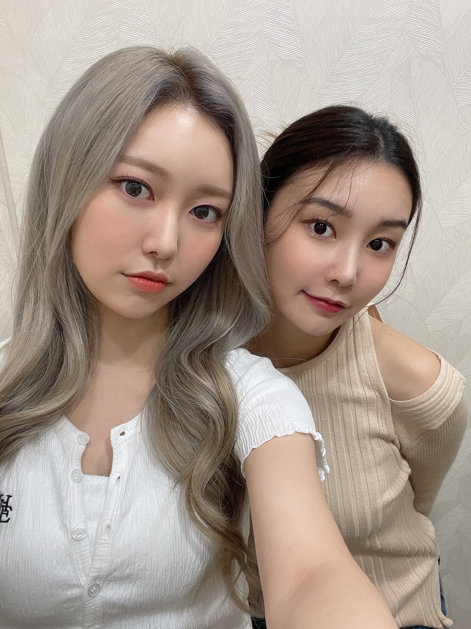 211002 Momoland Official SNS - Jane & Hyebin | Scrolller