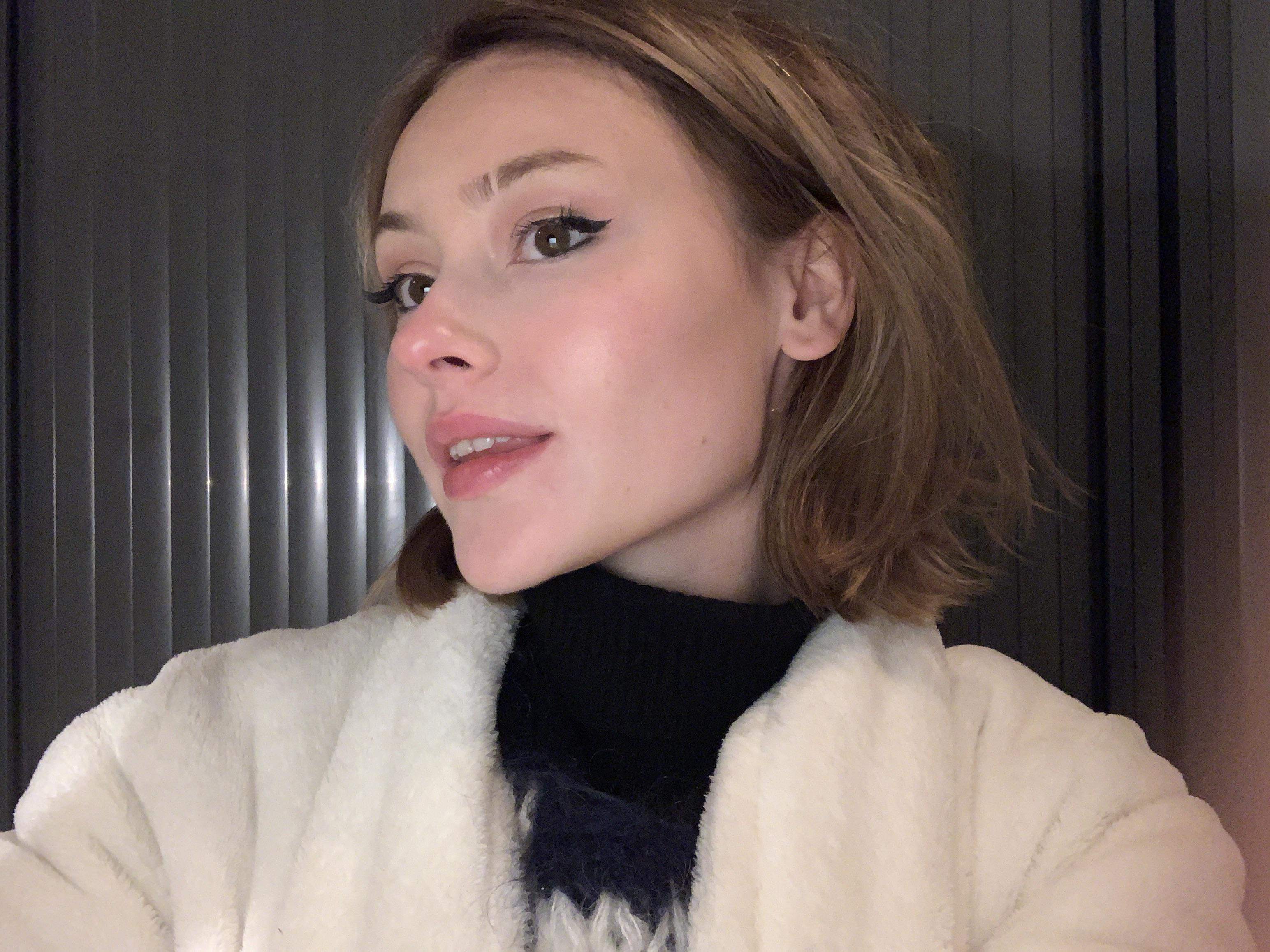 (22f) red nose bcs of the cold weather ️ ️ ️ | Scrolller