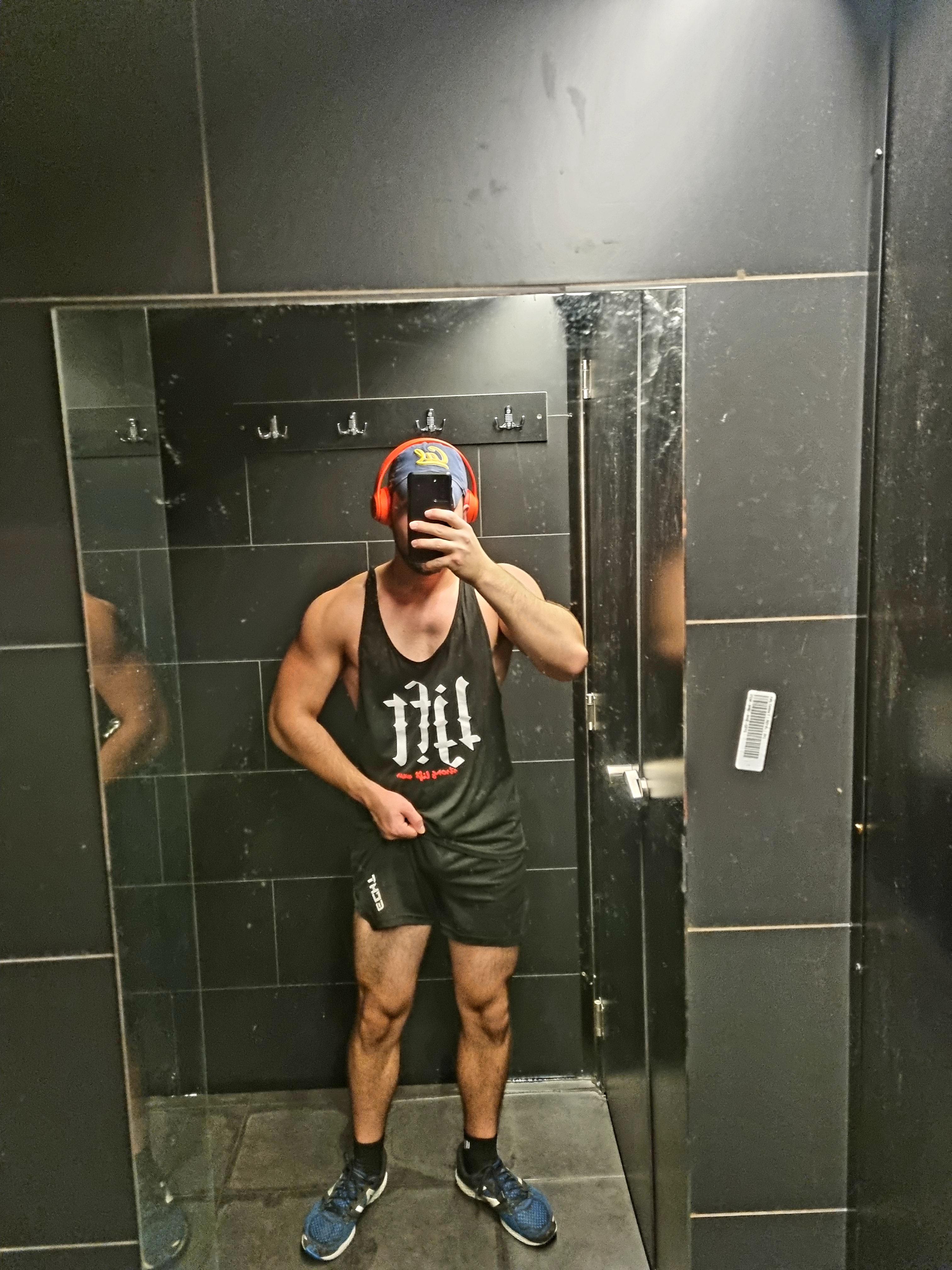 23,any bois want a personal trainer ? | Scrolller
