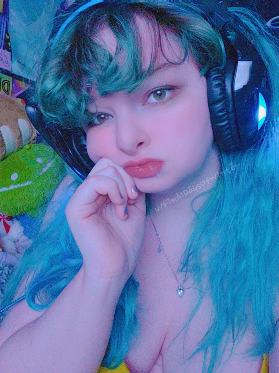 [23 F] Just a bored gamer doing gamer things. | Scrolller