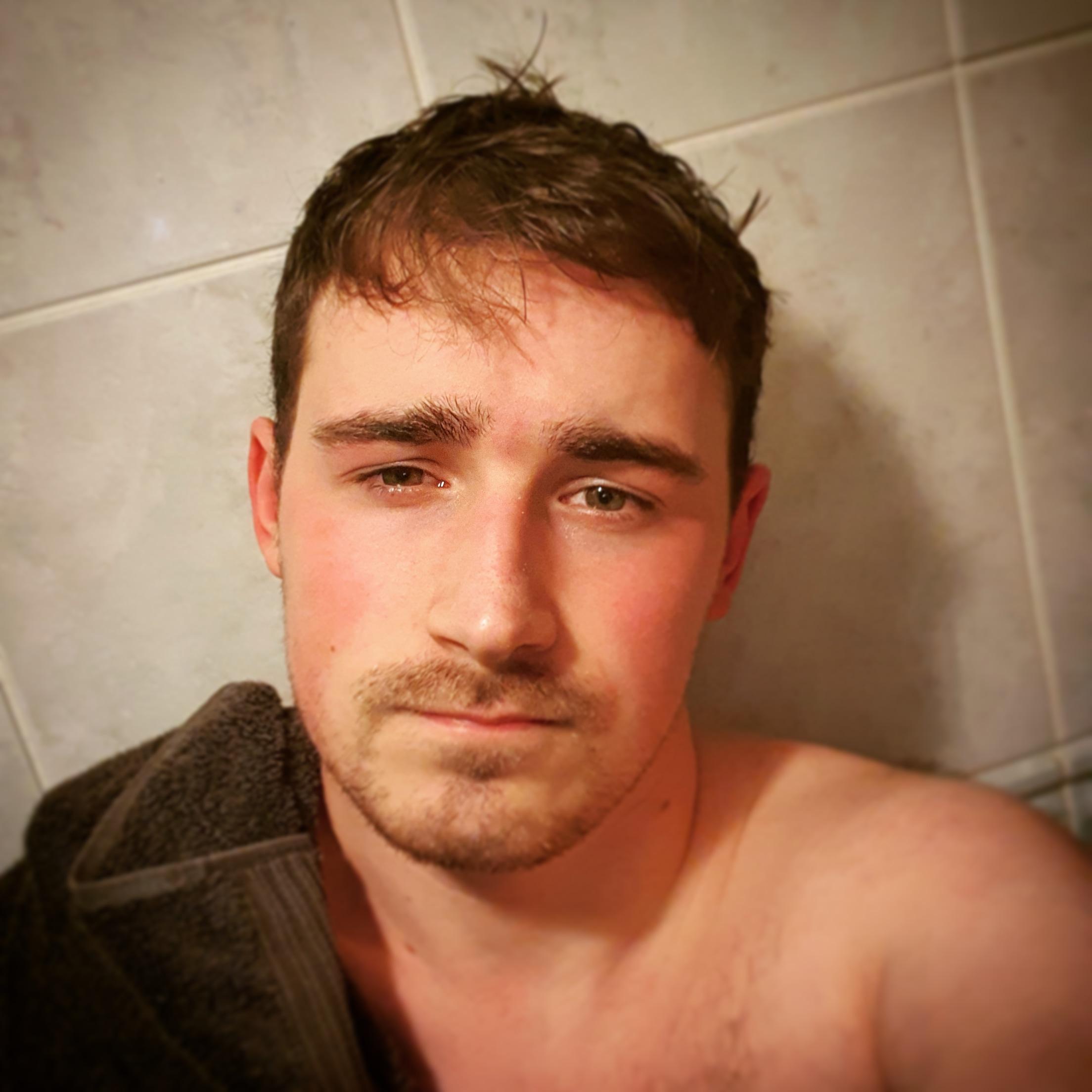 24 Yr old dad's hmu! 😋 | Scrolller