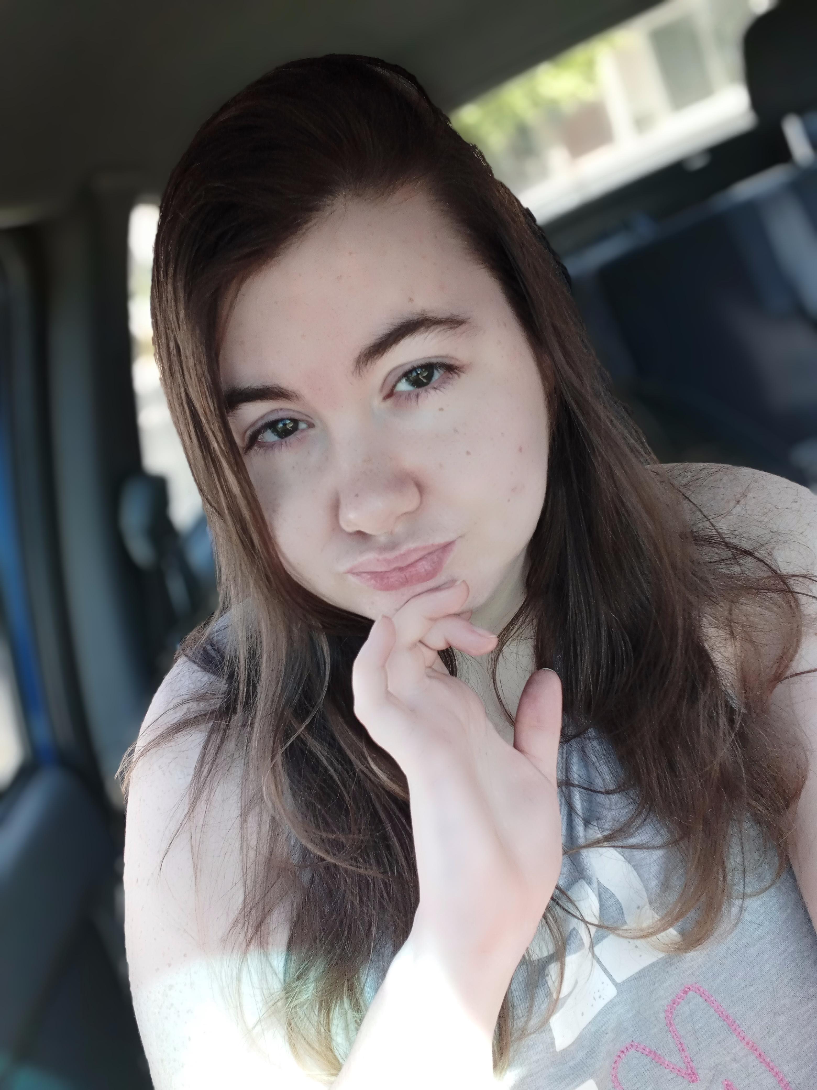 (24f) I have da beeg pout | Scrolller