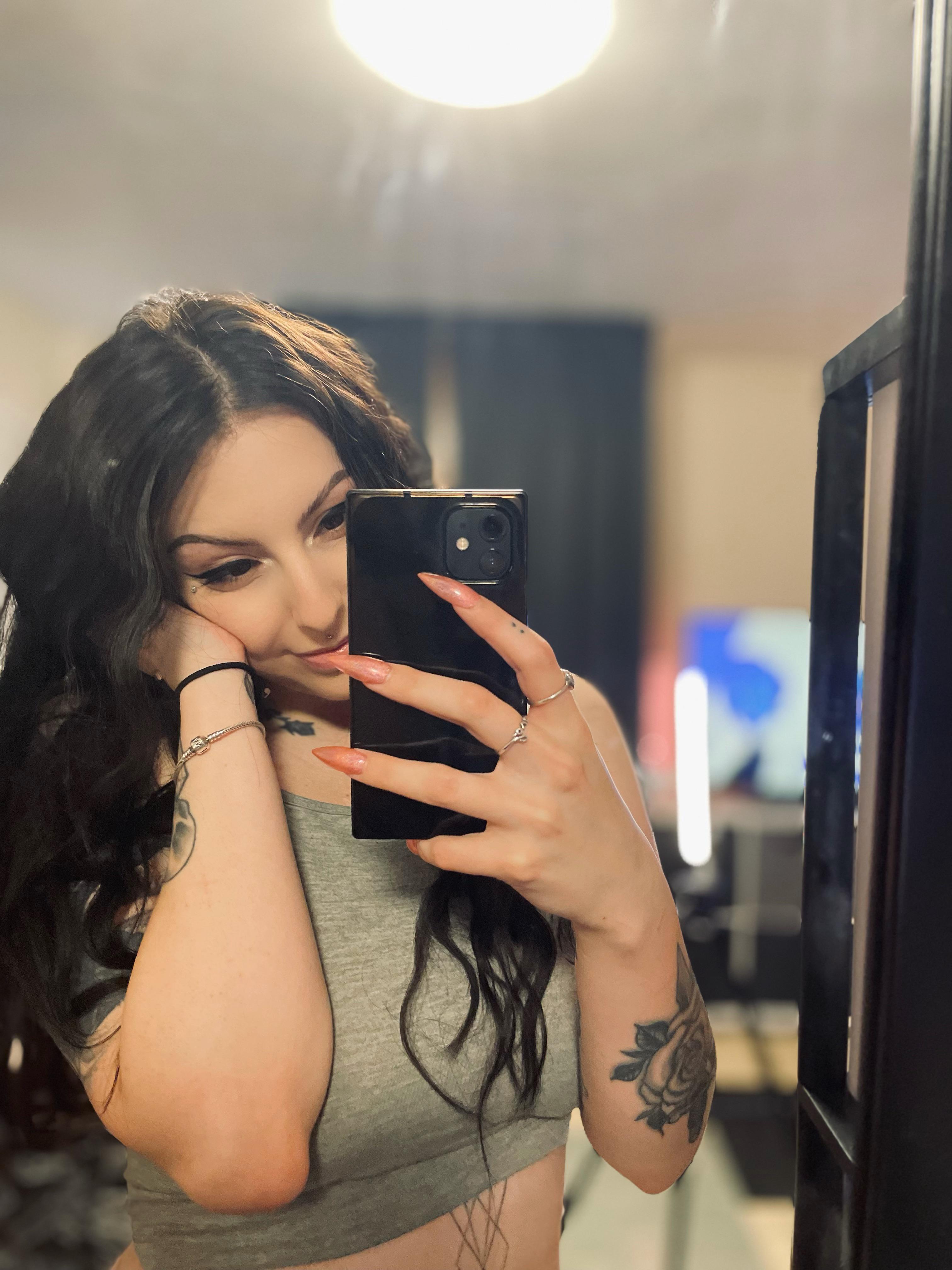 25F just feeling cute ☺️ | Scrolller