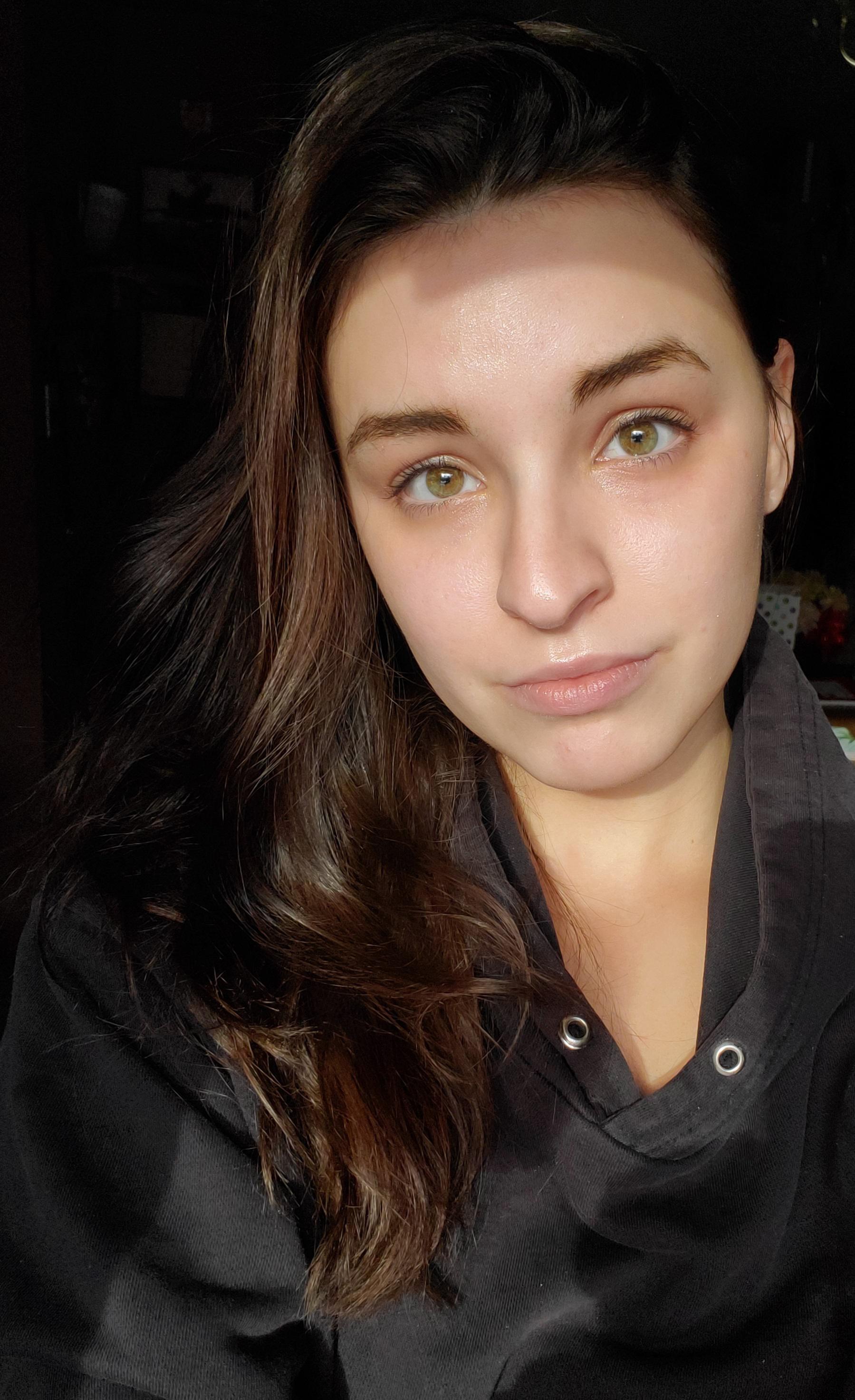 [26F] Think I might try going makeup free for a little while | Scrolller