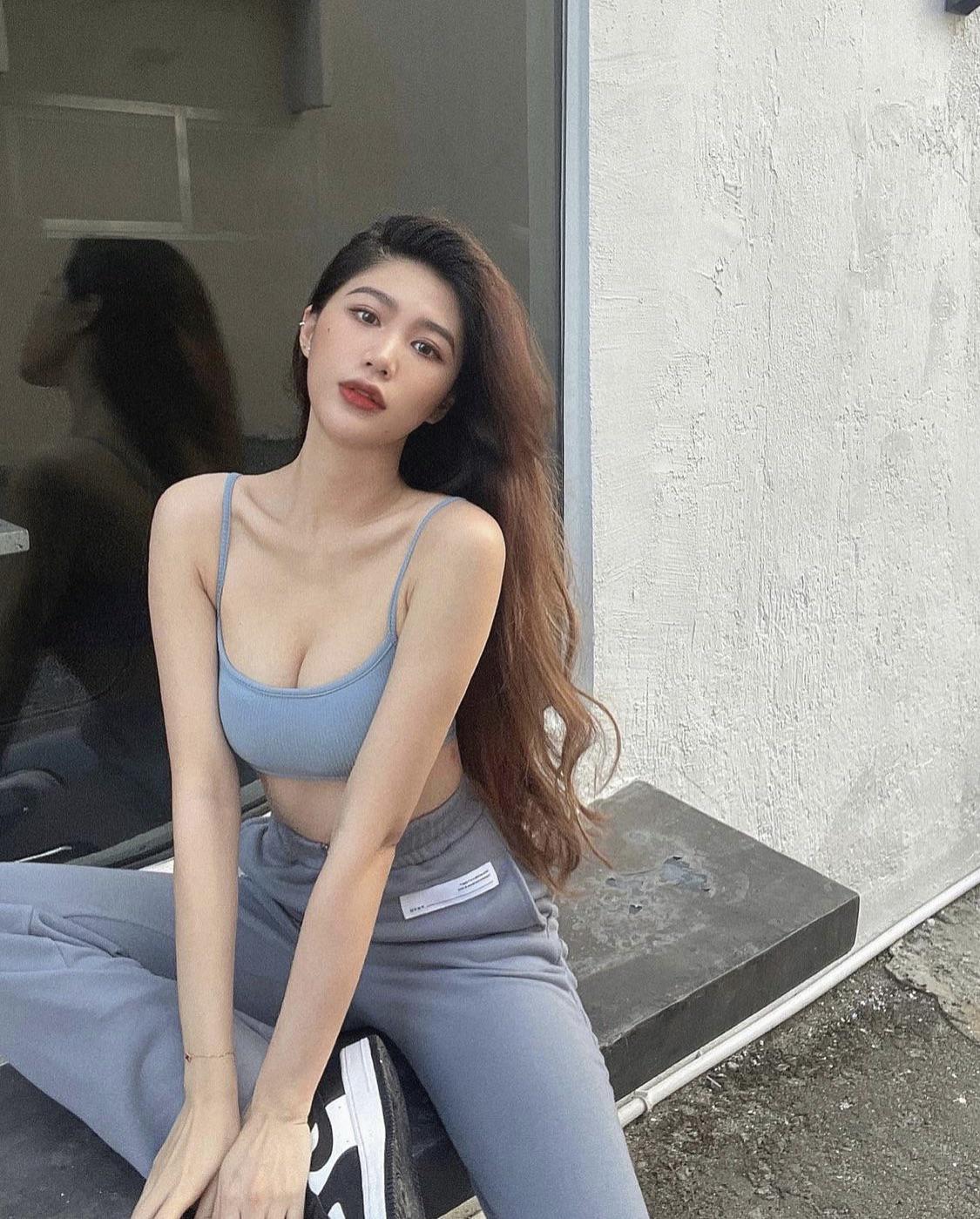 lovely rack and hair | Scrolller