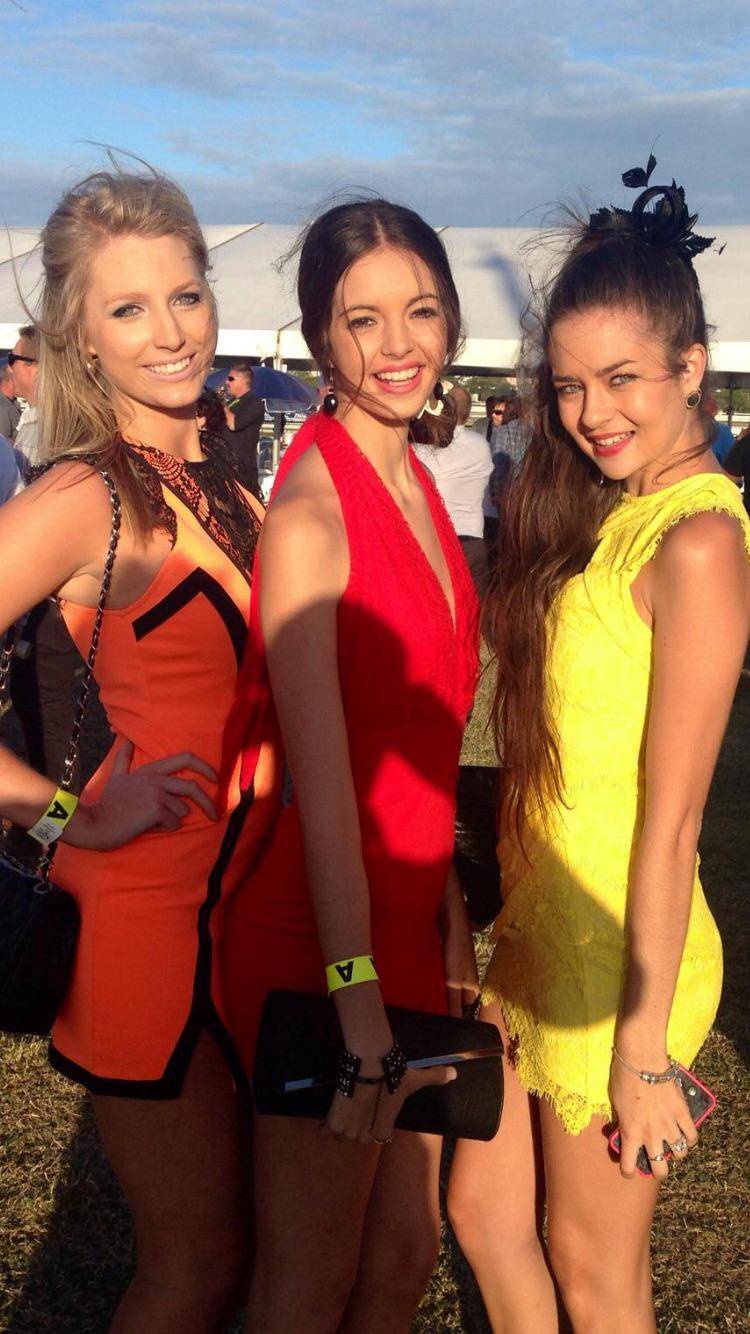 [3] hotties at the races | Scrolller