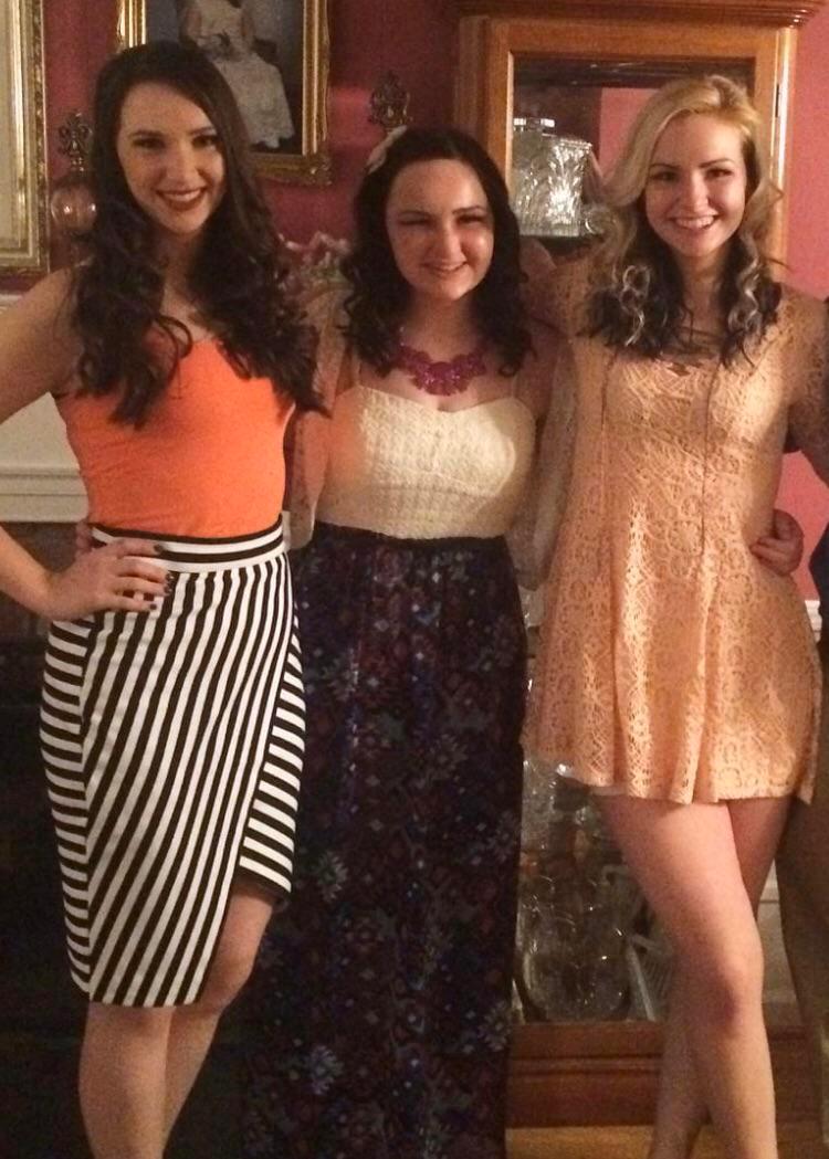 [3] sisters | Scrolller