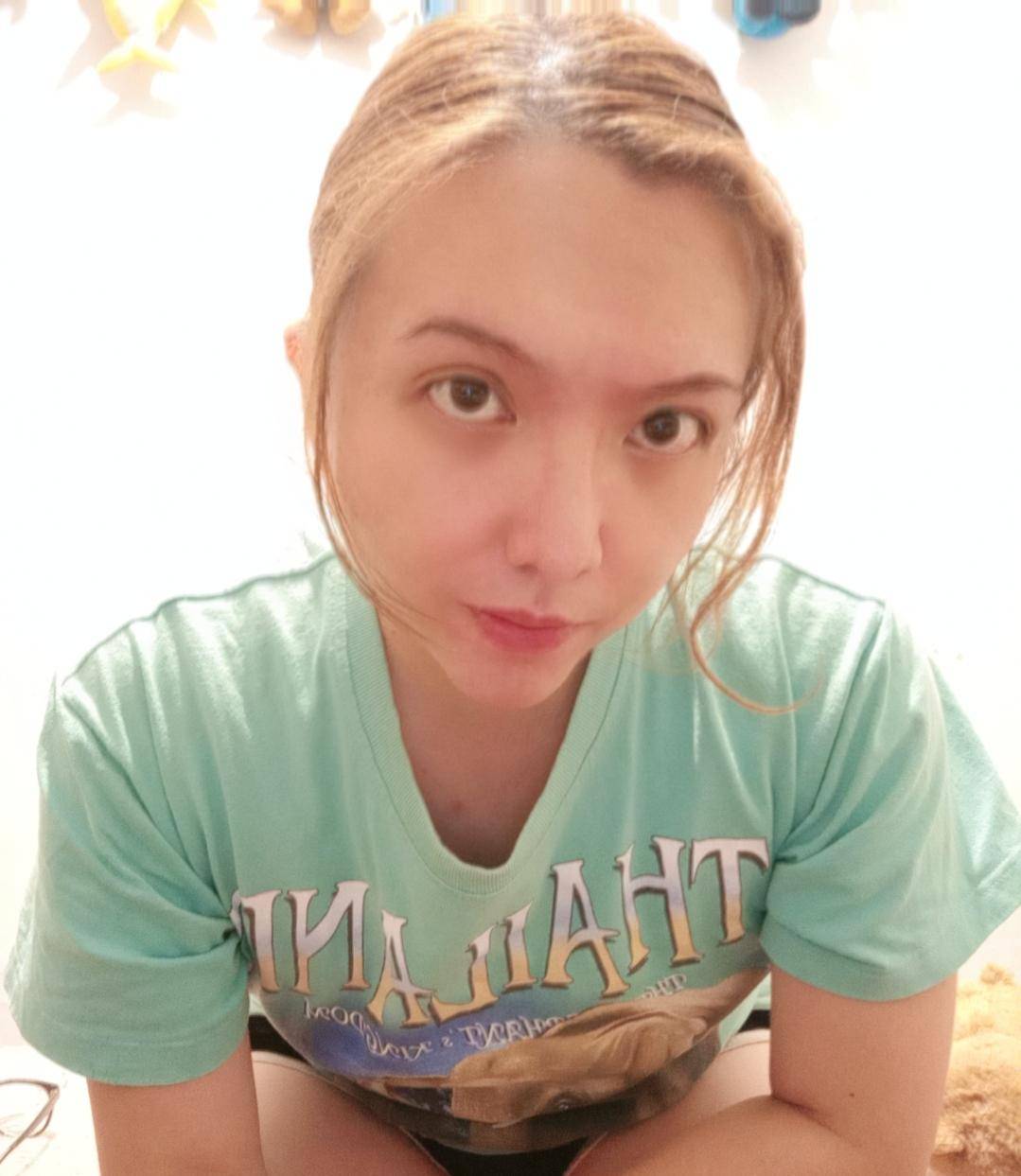 31, 1 year on HRT. Feeling more confident and comfortable in my own skin ️ | Scrolller