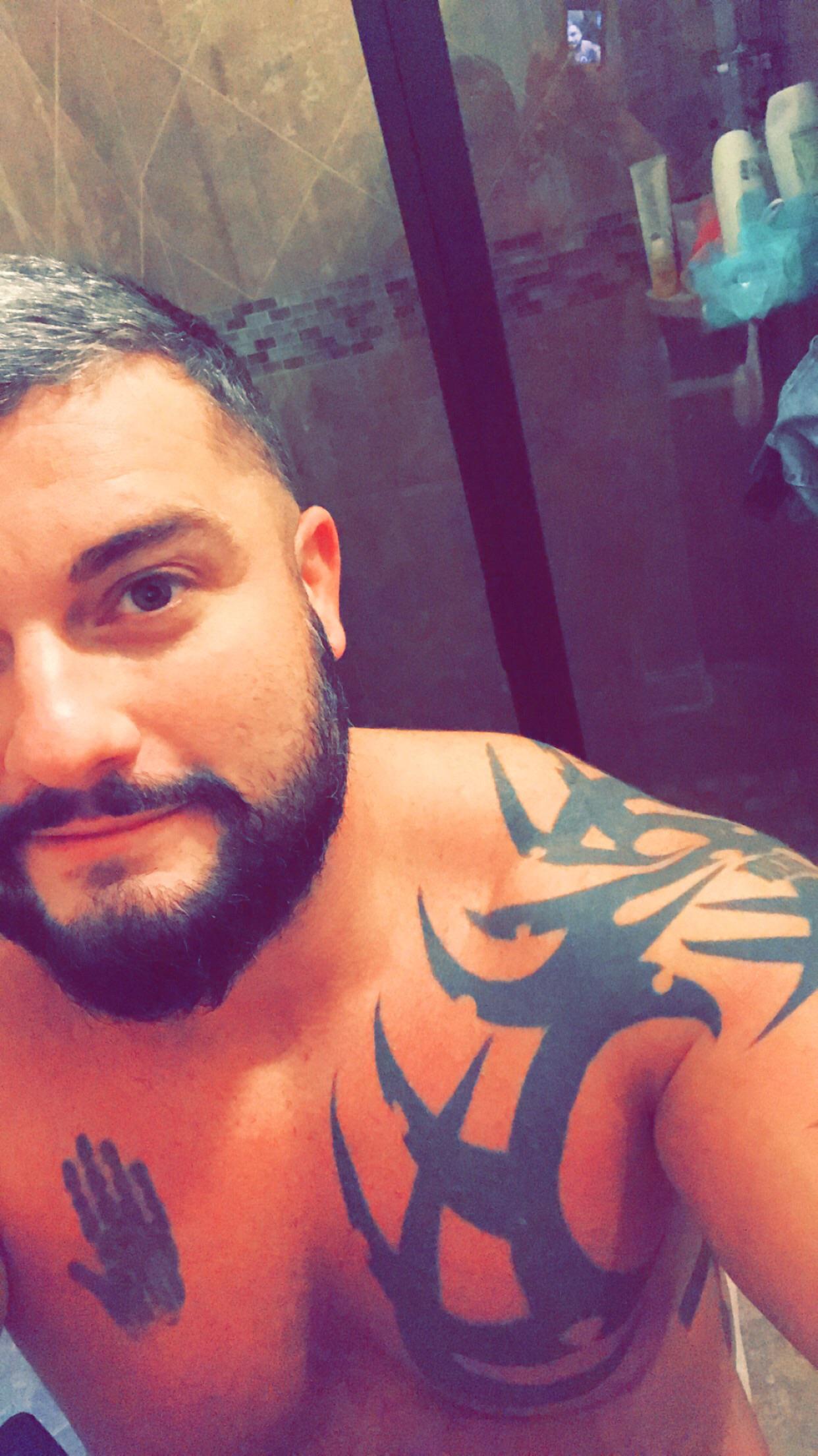 33[M] Who wants to shower?? | Scrolller