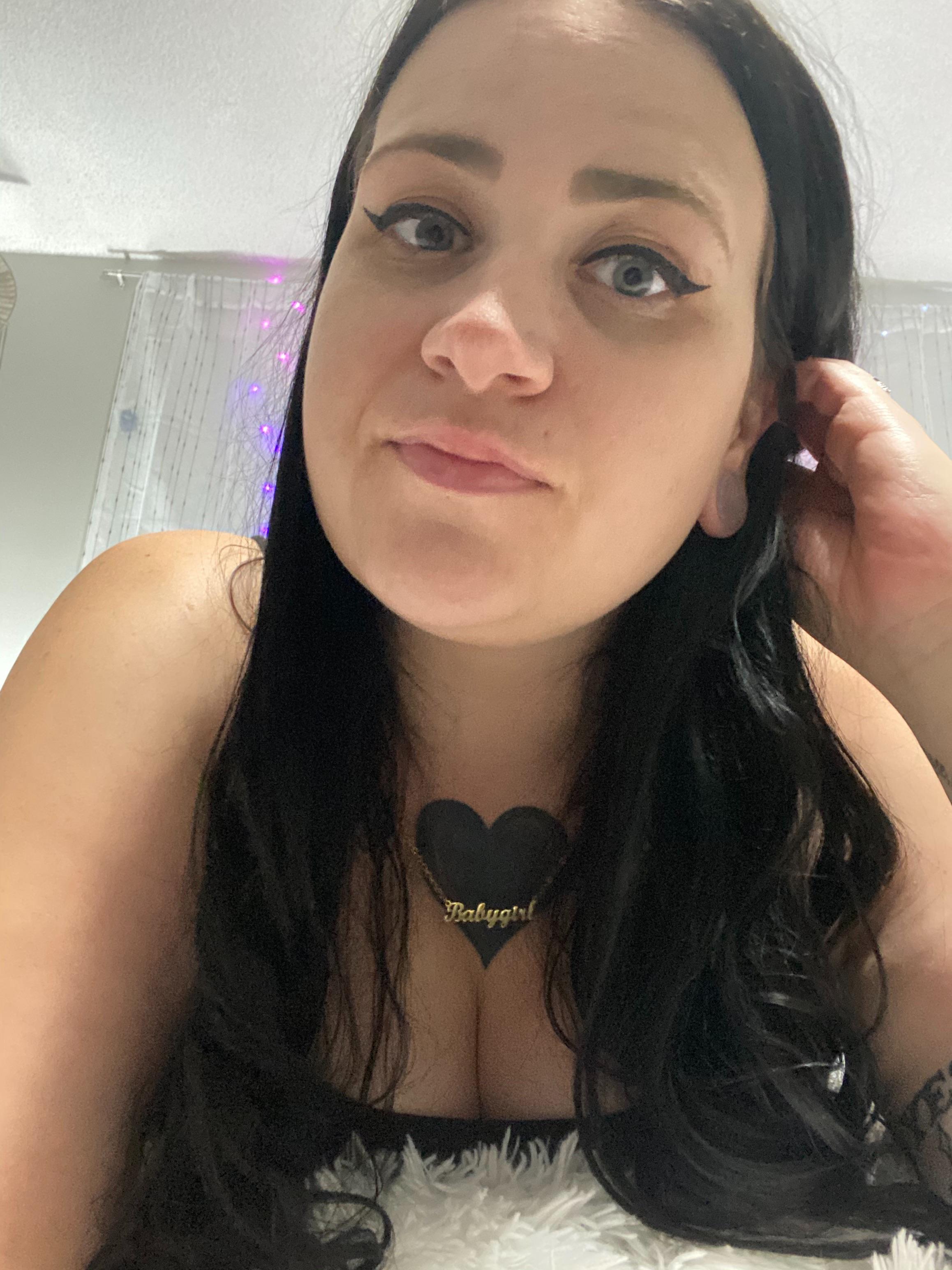 36 and a mom of 3 | Scrolller