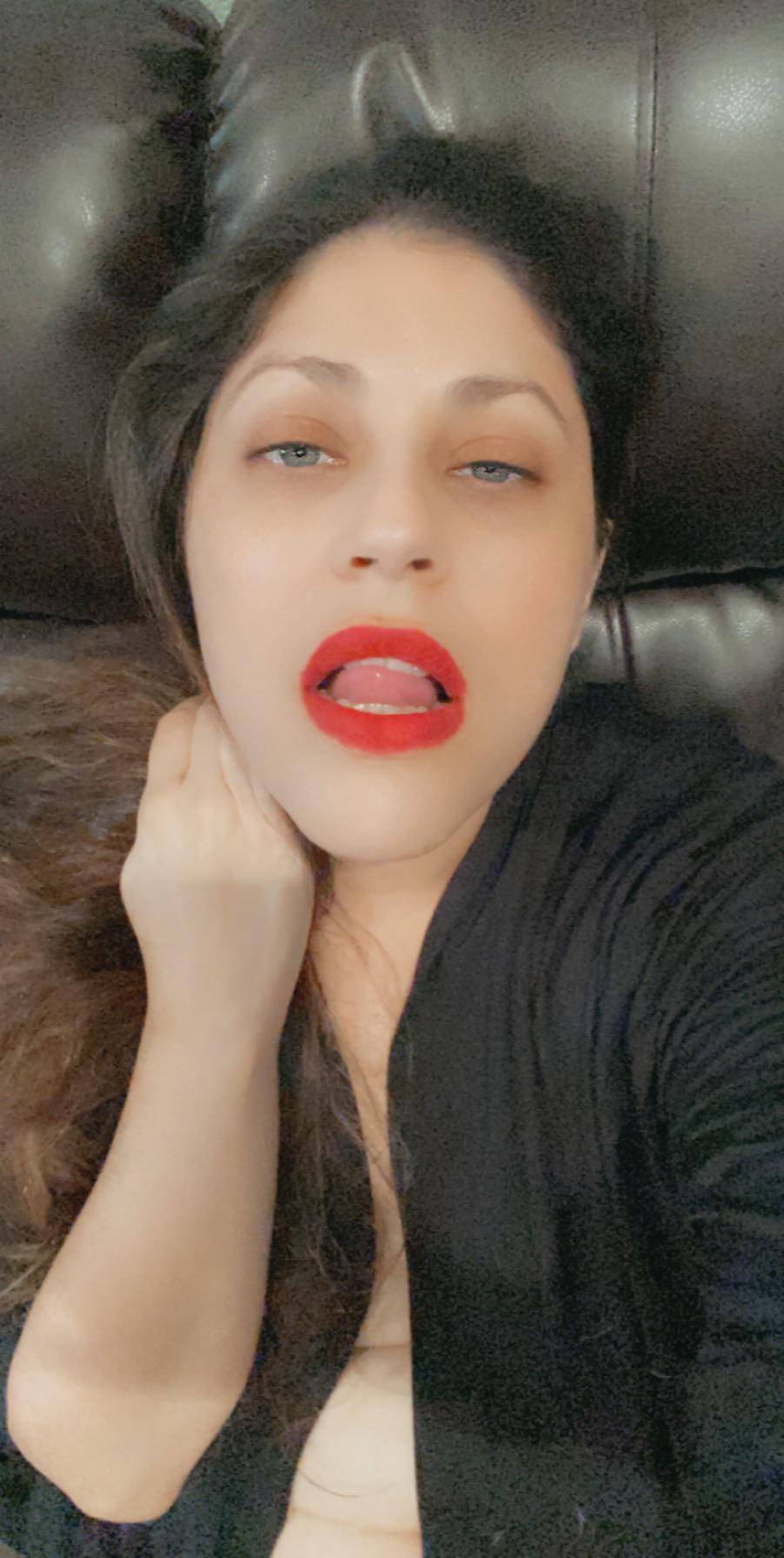 36 y/o F bi latina milf ♥️ | Scrolller