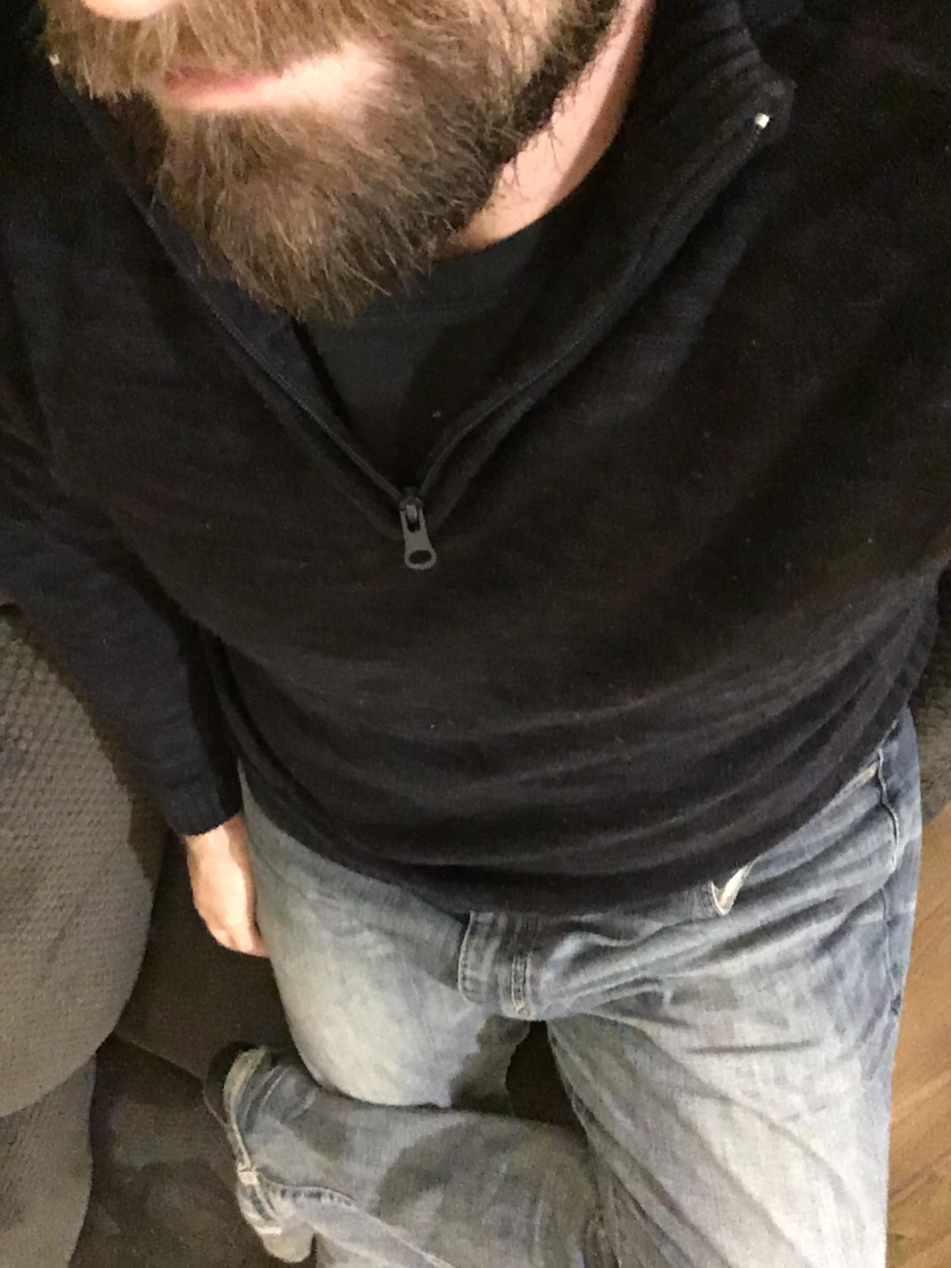 37(🇨🇦) Post-work stretch... let me keep you warm. | Scrolller